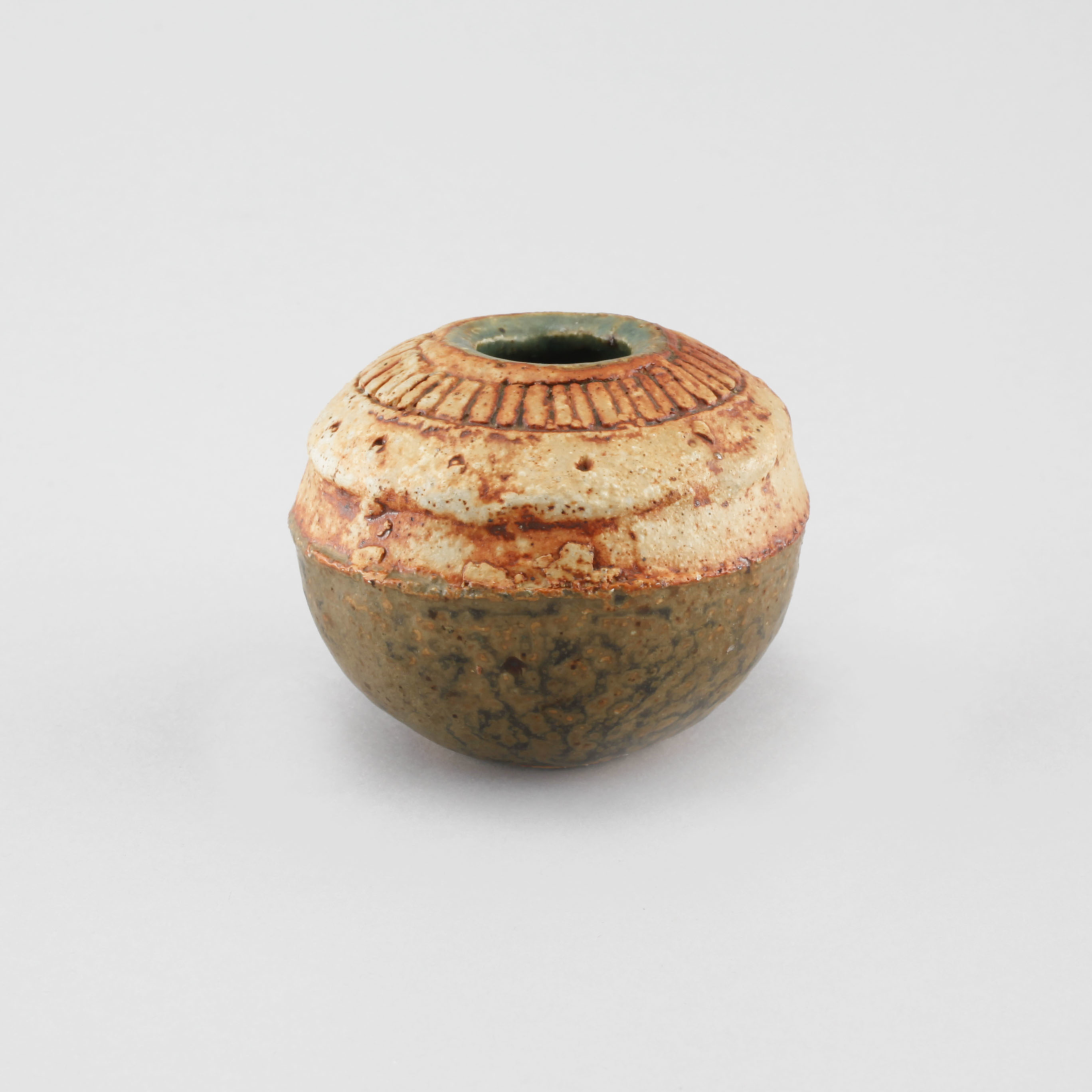 BERNARD ROOKE, 3 vases, stoneware, stamp signed. - Bukowskis