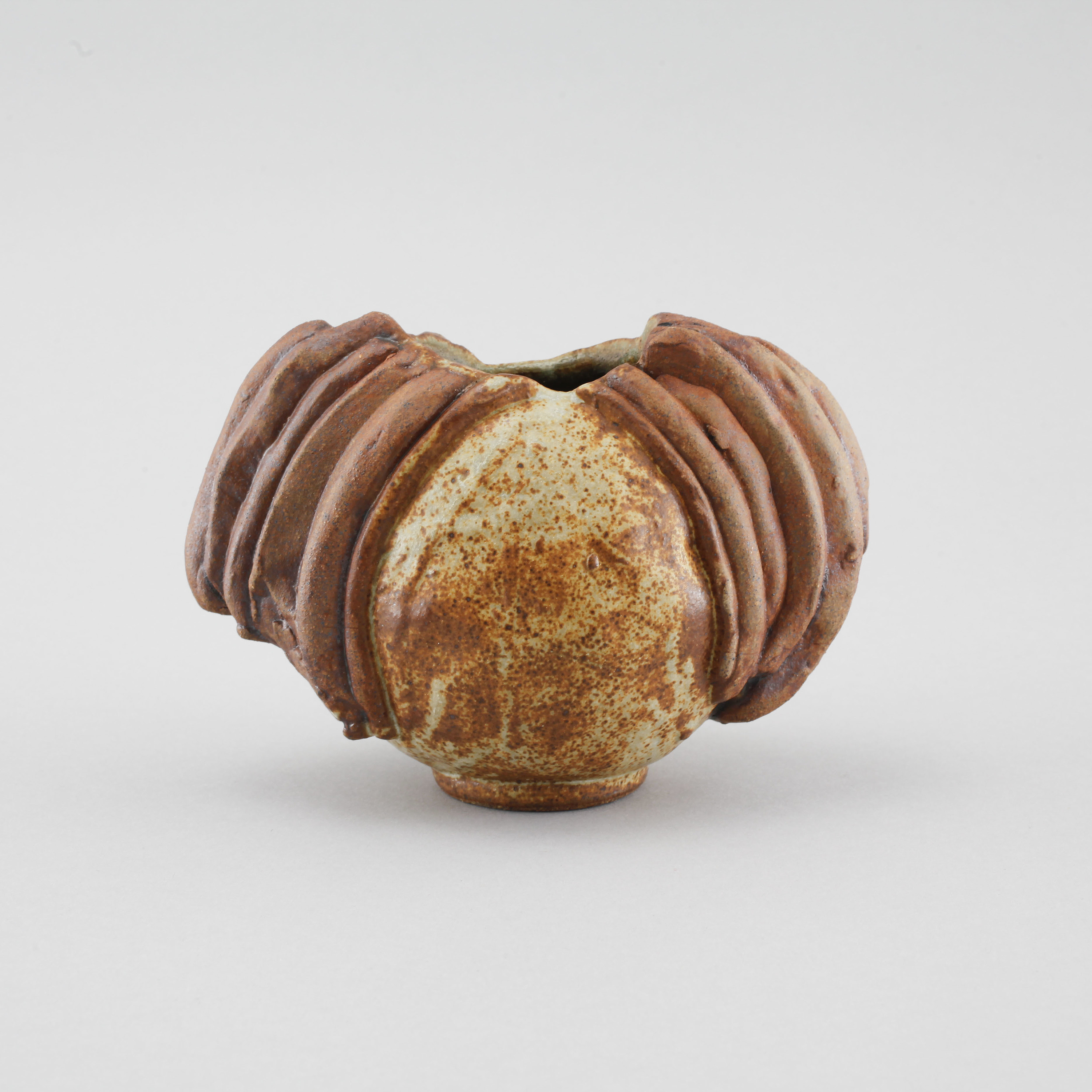 BERNARD ROOKE, 3 vases, stoneware, stamp signed. - Bukowskis