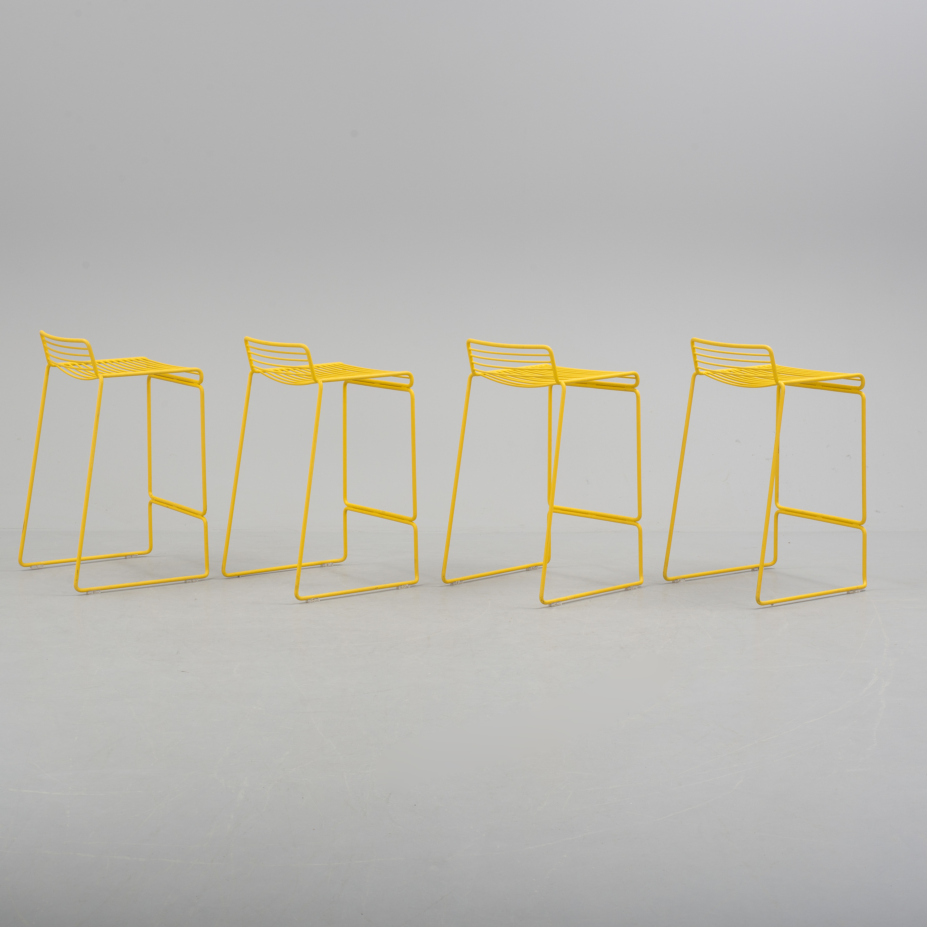 HEE WELLING, barstolar, 4 st, "Hee Bar Stool", HAY, 2000-tal. - Bukowskis