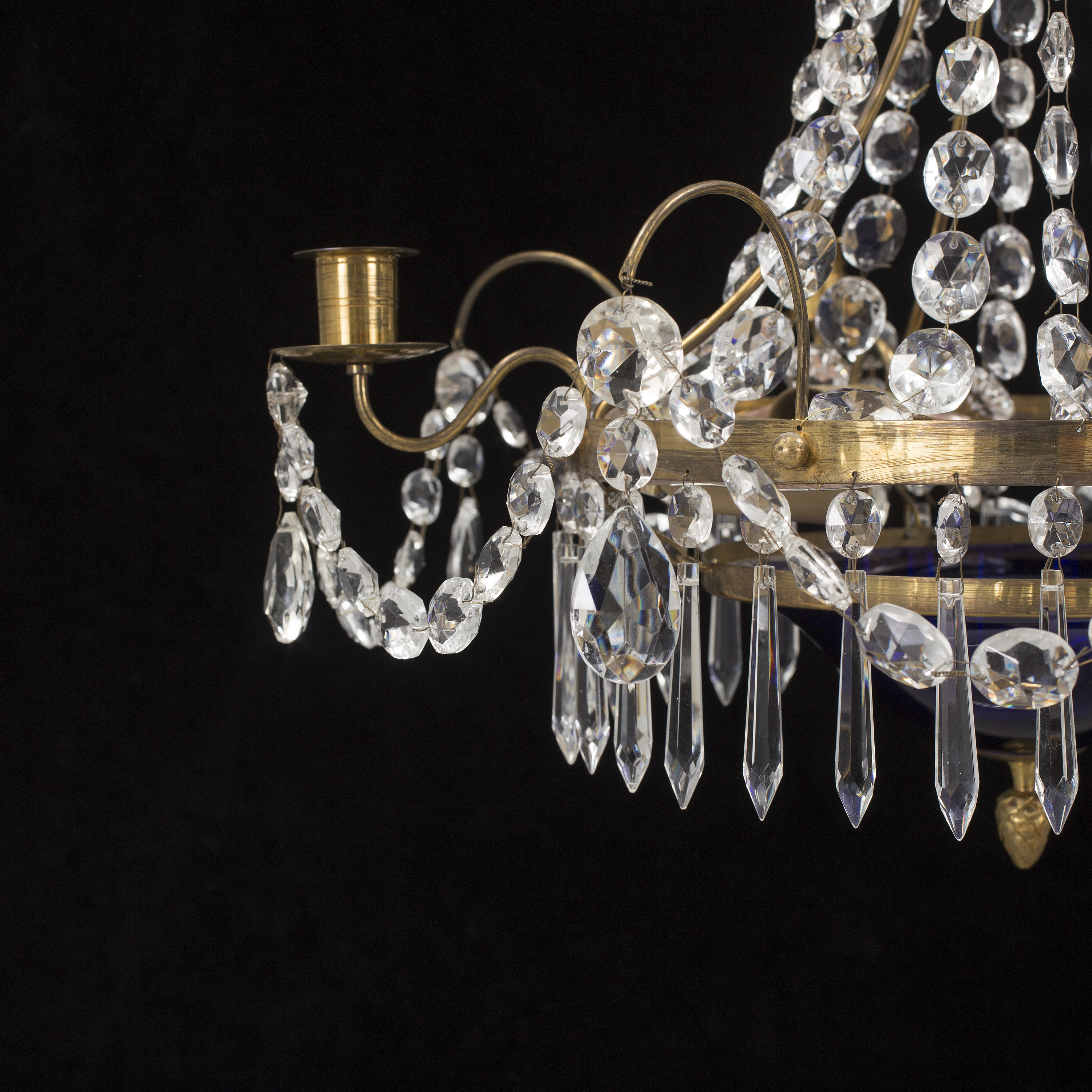 LJUSKRONA, gustaviansk stil, 1900-talets mitt. - Bukowskis