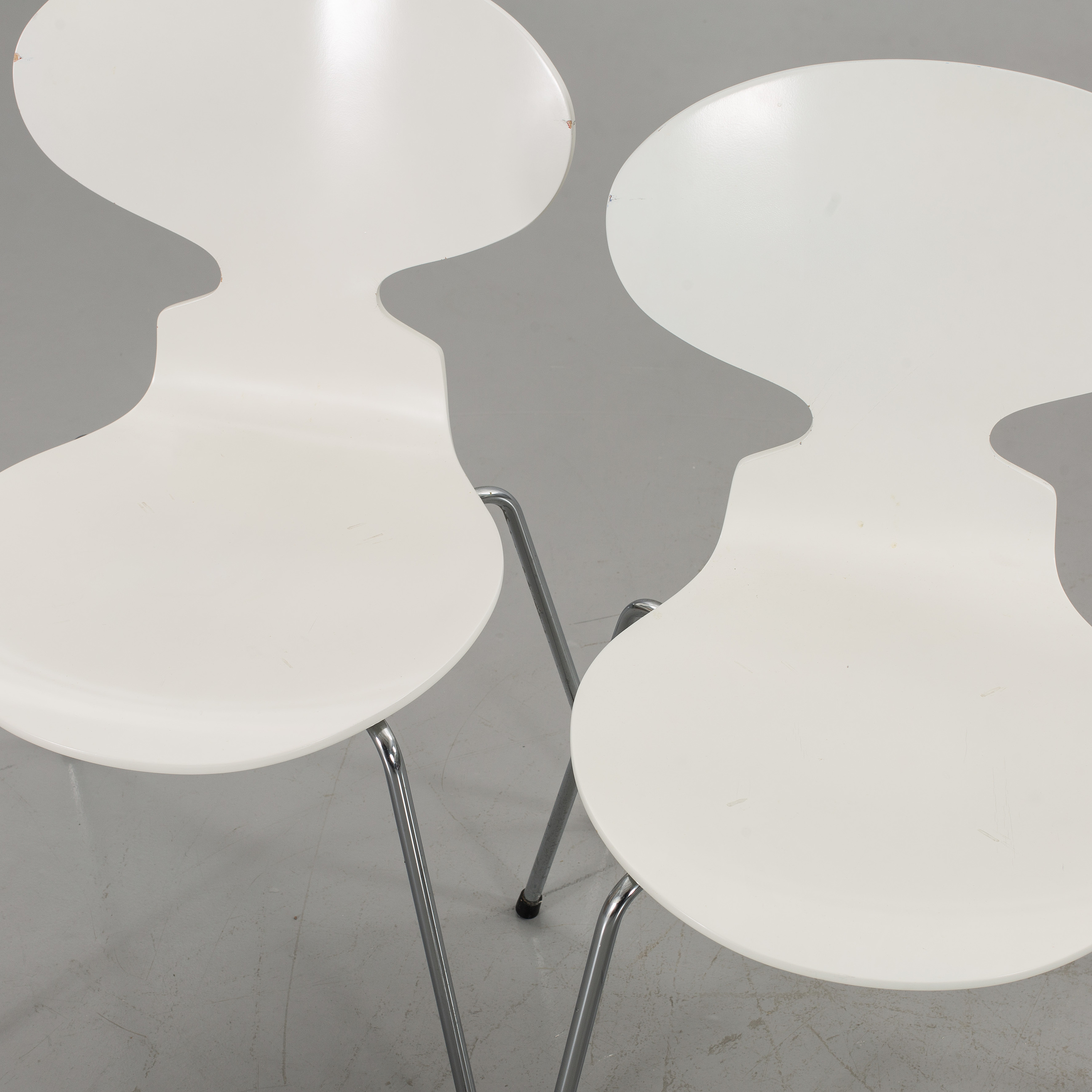 ARNE JACOBSEN, four Fritz Hansen "Myran" chairs. 1999. - Bukowskis