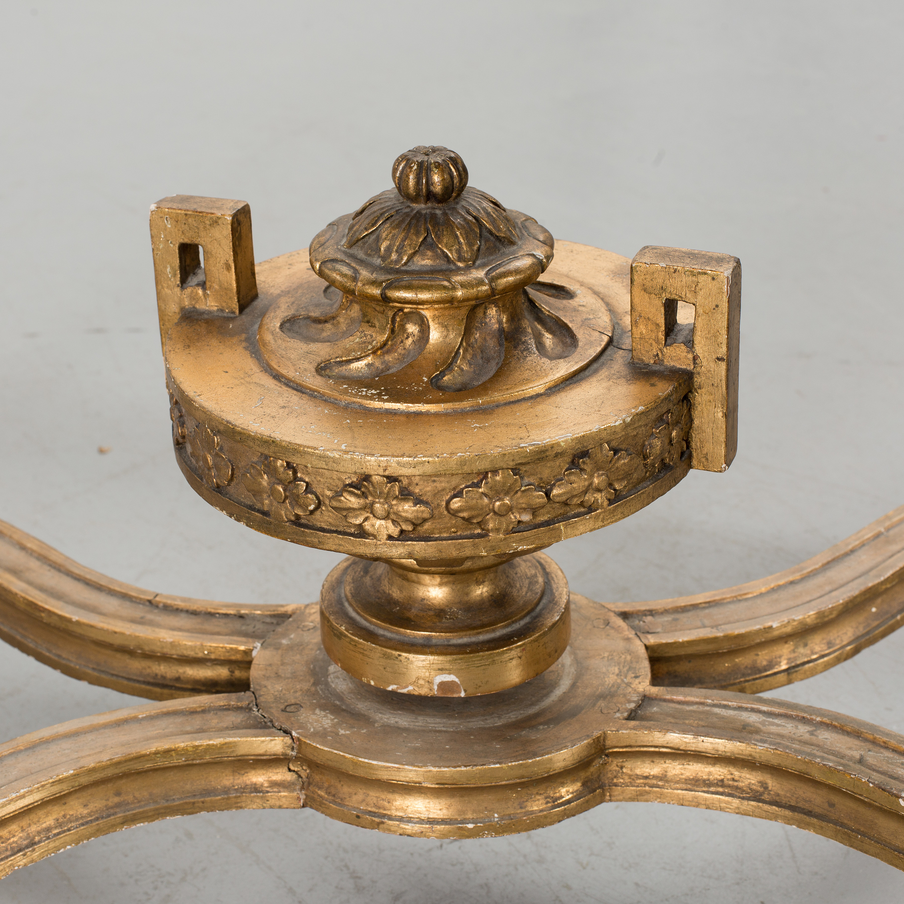 A GUSTAVIAN STYLE CONSOLE TABLE, late 19th century. - Bukowskis