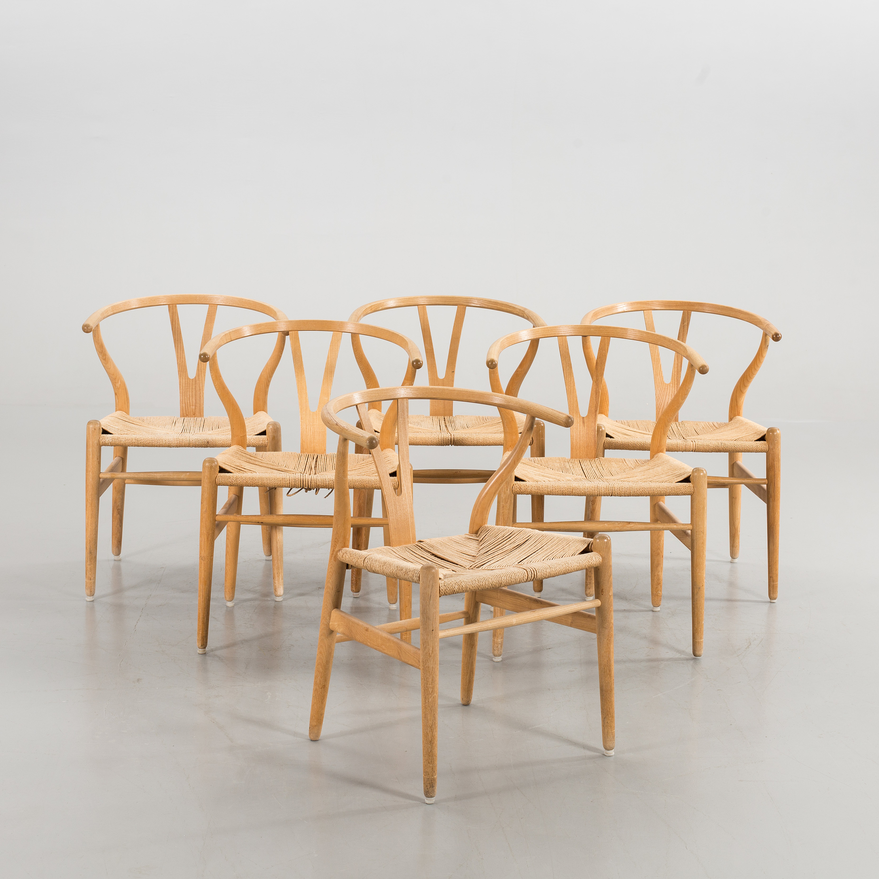 HANS J. WEGNER, Stolar, 6 st. "Y-stolen". 1980-tal. - Bukowskis
