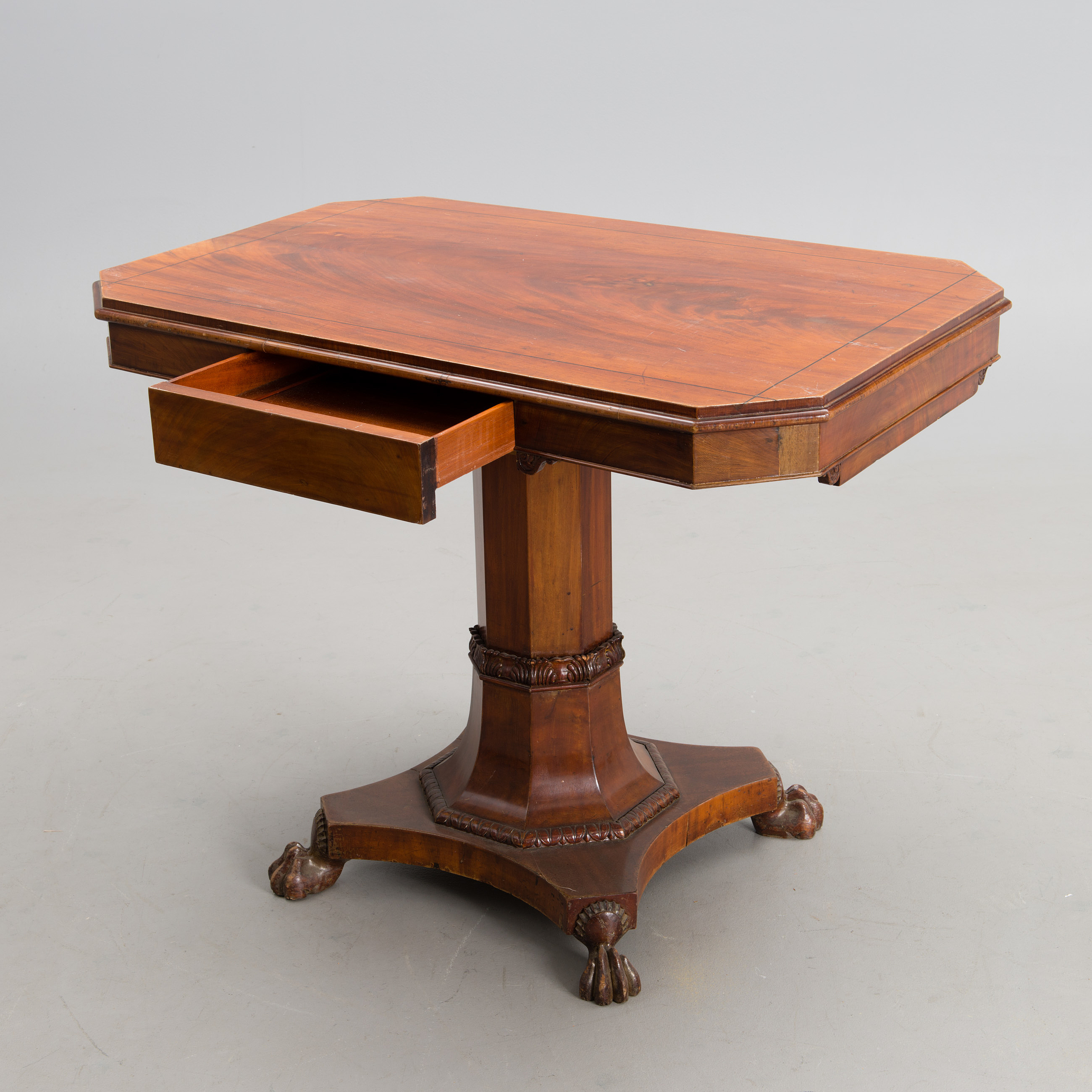 A Russian circa 1840 coffee table. - Bukowskis