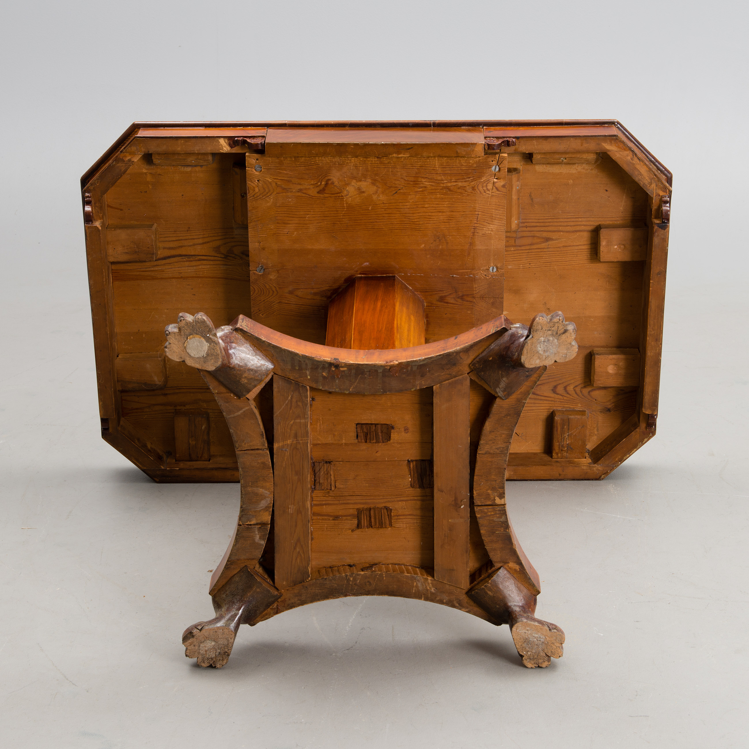 A Russian circa 1840 coffee table. - Bukowskis