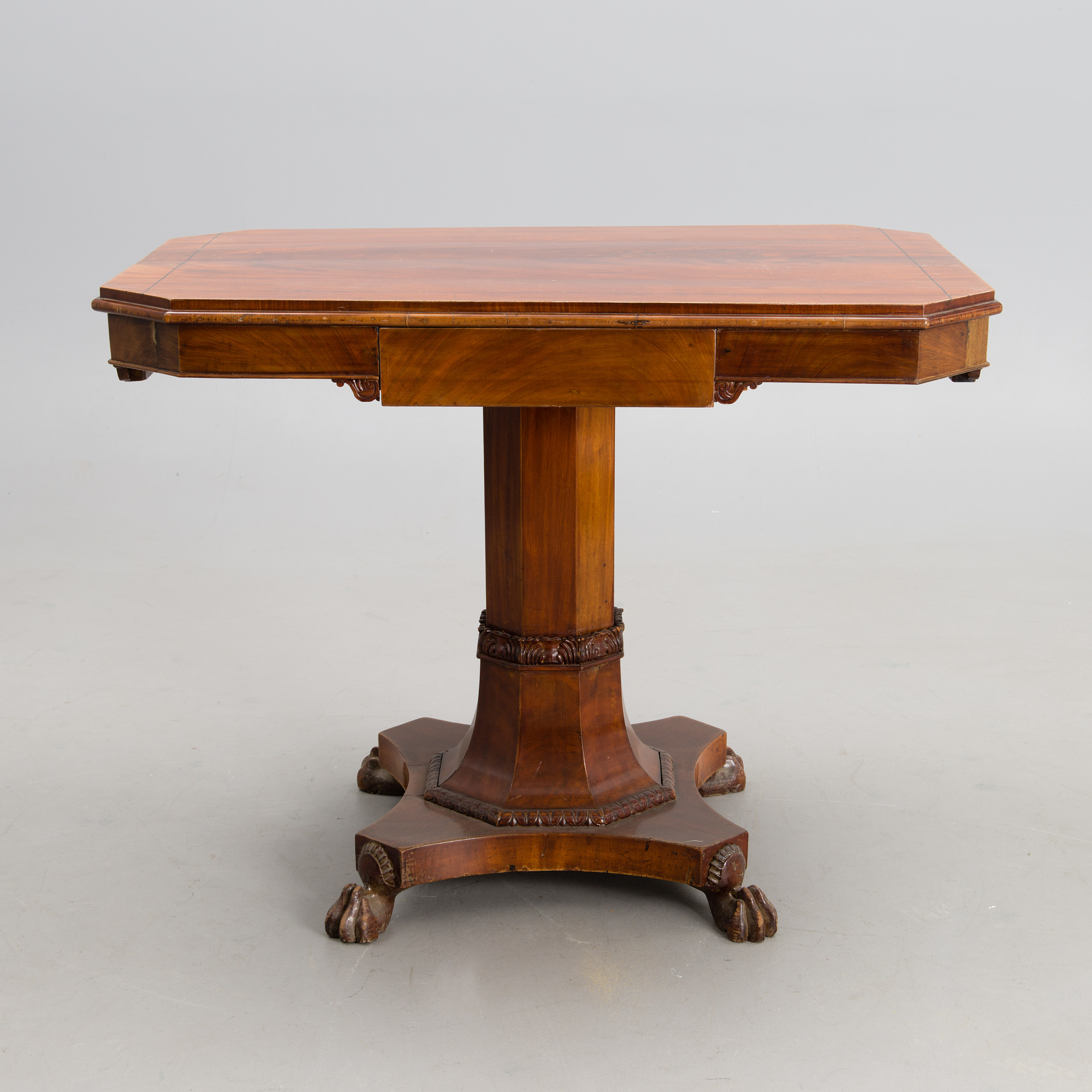 A Russian circa 1840 coffee table. - Bukowskis