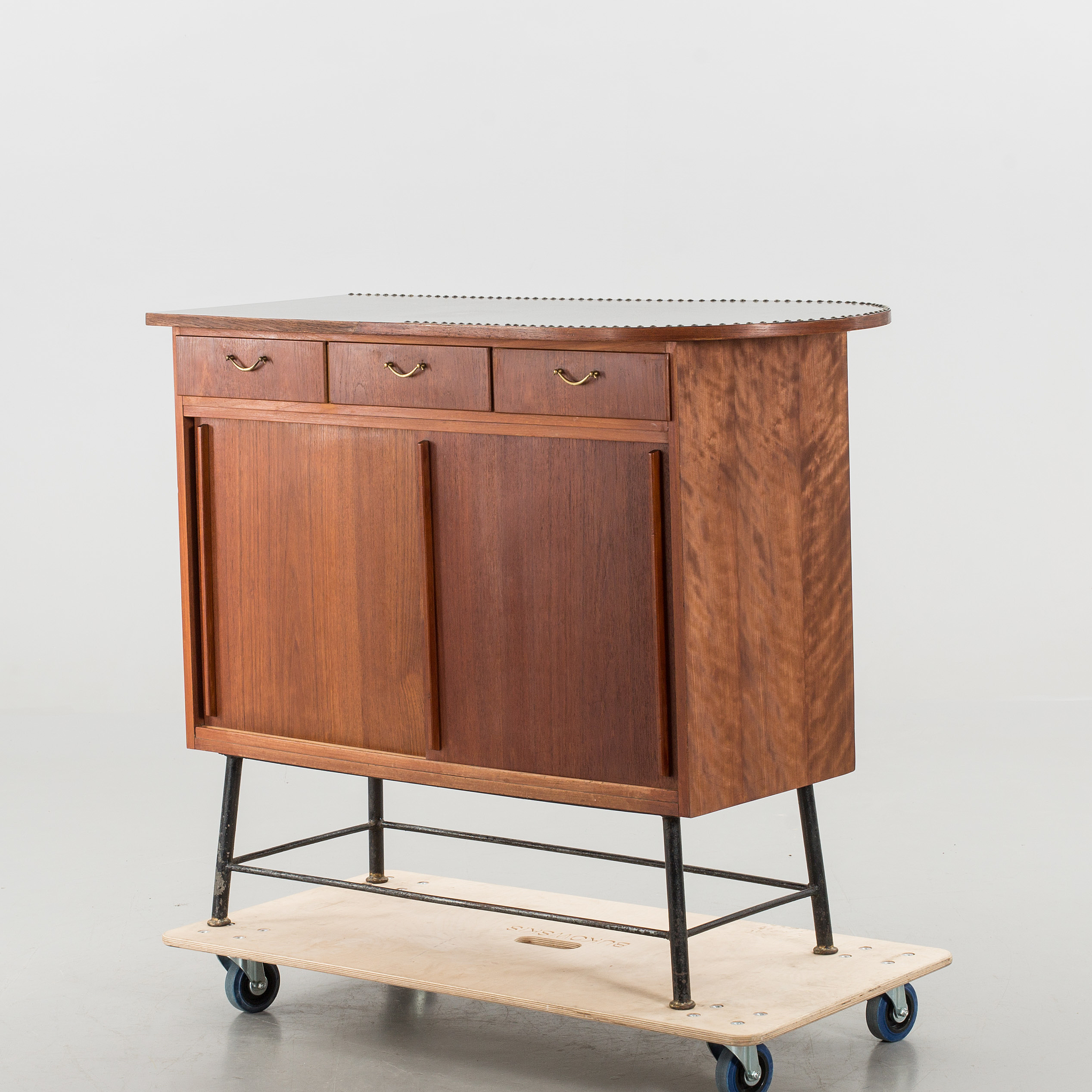 BARDISK/AFFÄRSDISK, teak, 1950-tal. - Bukowskis