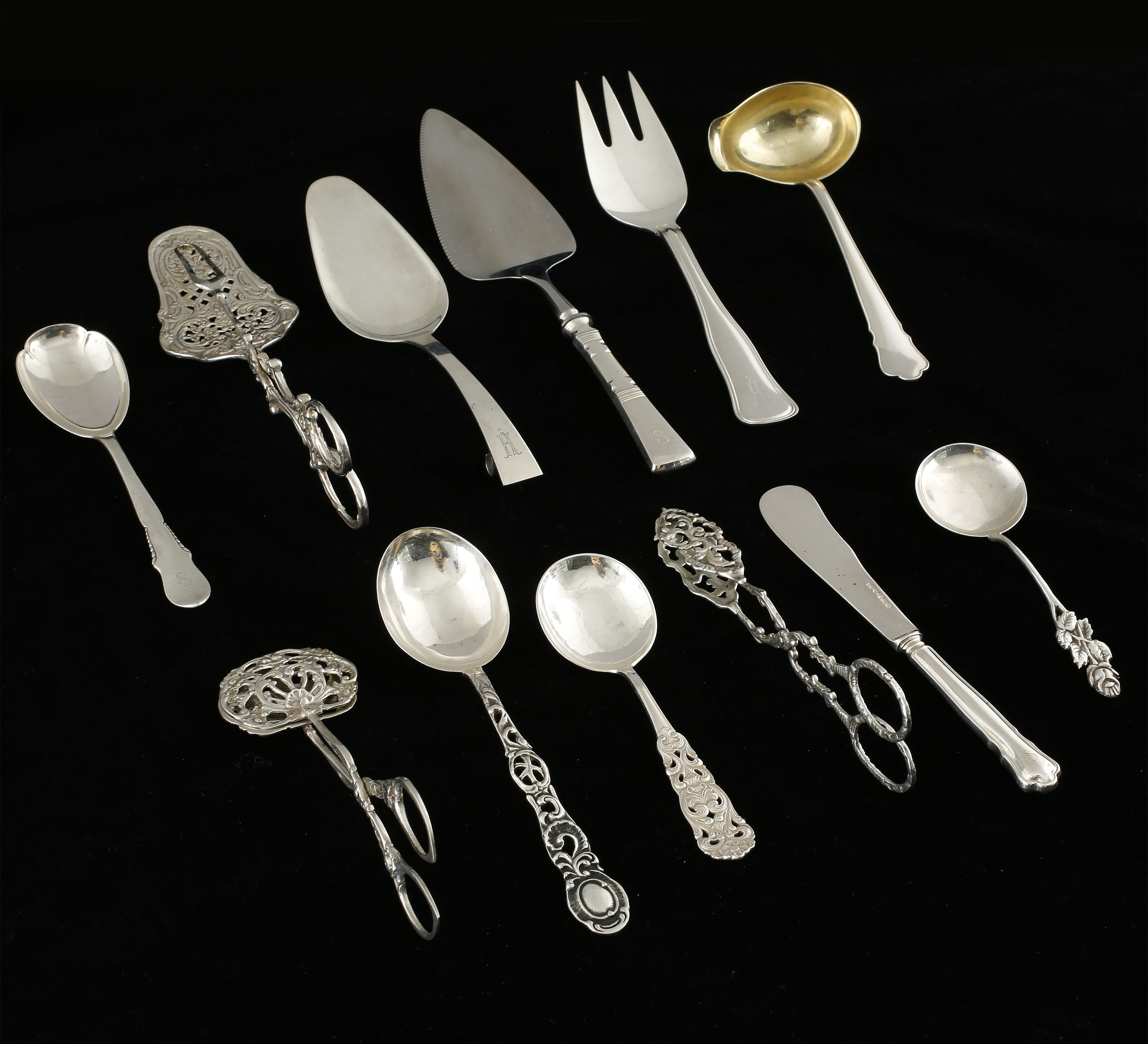 Twelve silver pieces from the 20th century. Weight 572 g. - Bukowskis