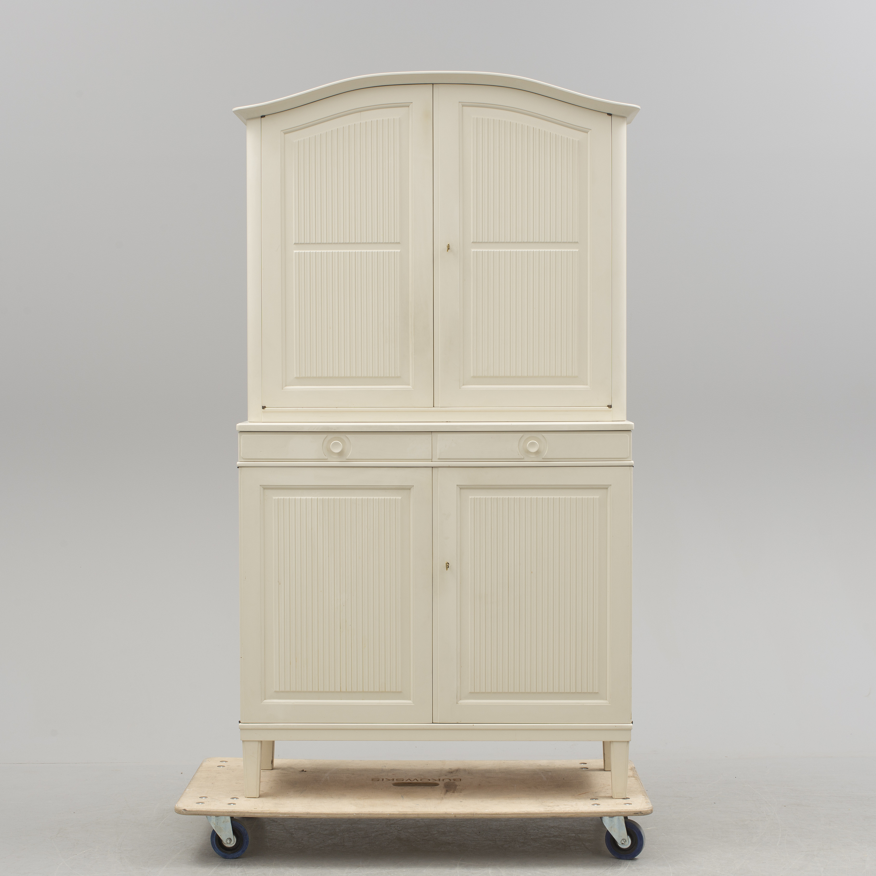 CARL MALMSTEN, skåp, "Herrgården", Bodafors, 1964. - Bukowskis