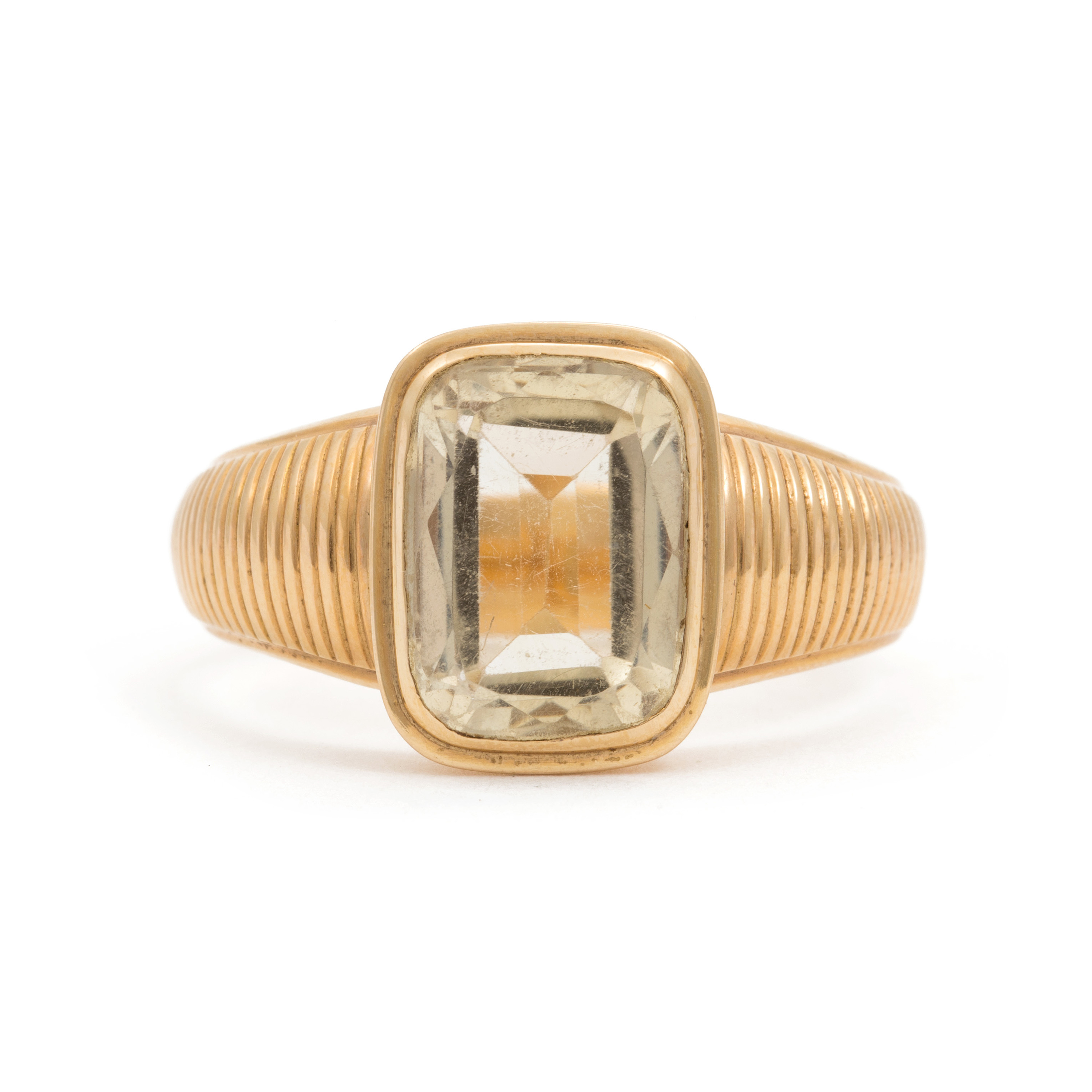 A signet ring set with a faceted citrine. - Bukowskis
