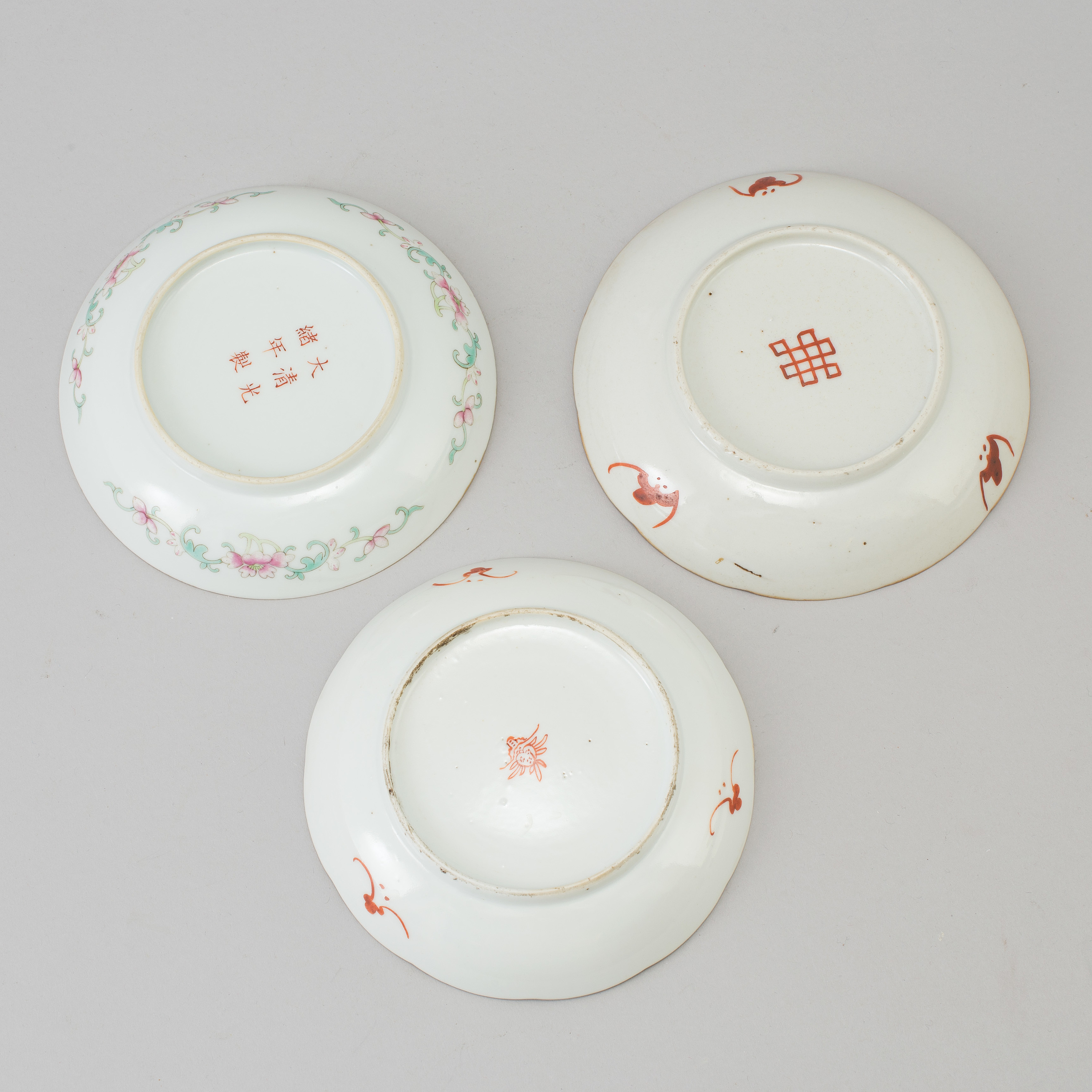 FAT, tre stycken, porslin, Kina, omkring 1900. - Bukowskis