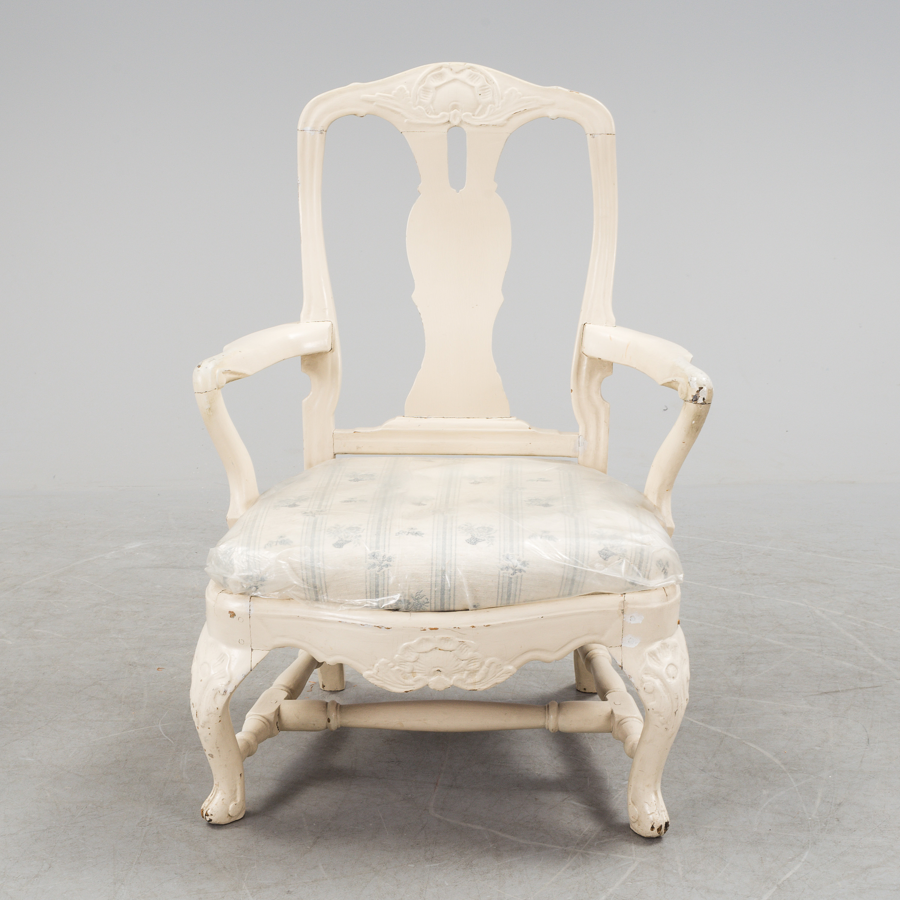 An early 18th century rococo chair. - Bukowskis