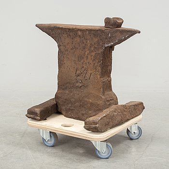 A Swedish 19th century cast iron anvil dated 1881. - Bukowskis