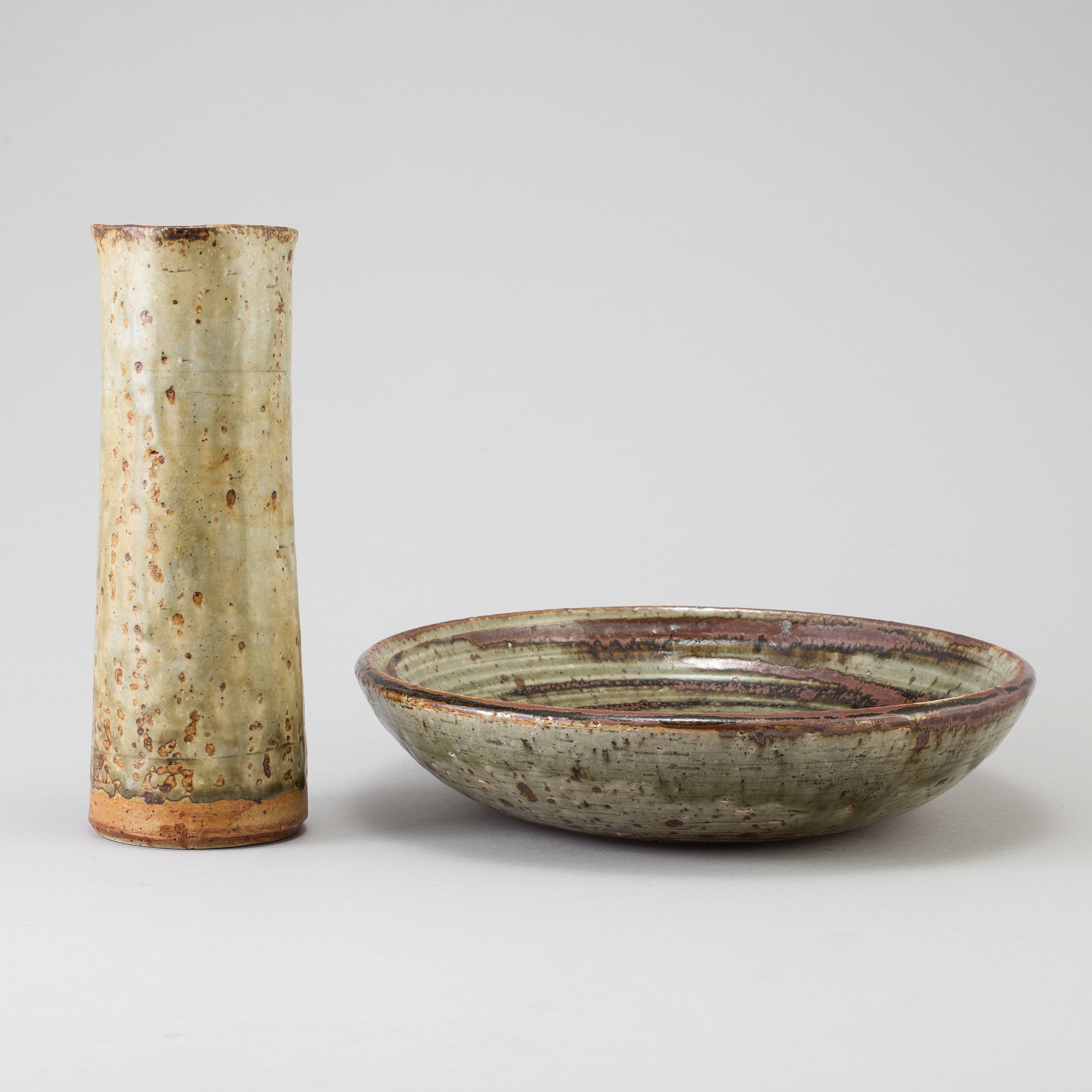 MARIANNE WESTMAN, vas och skålfat, chamotterat stengods, Rörstrand 1960 ...