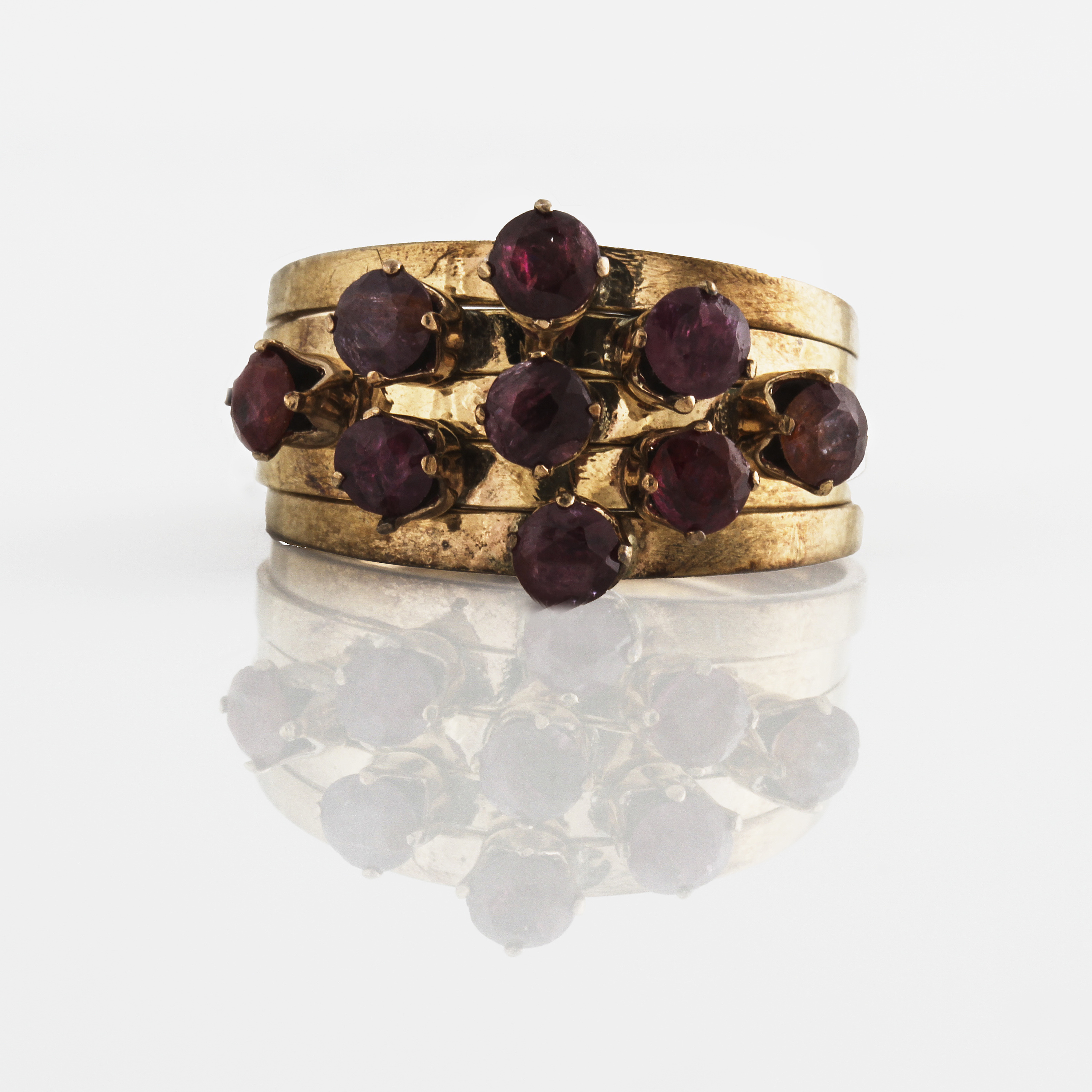 RING, med rubiner. - Bukowskis