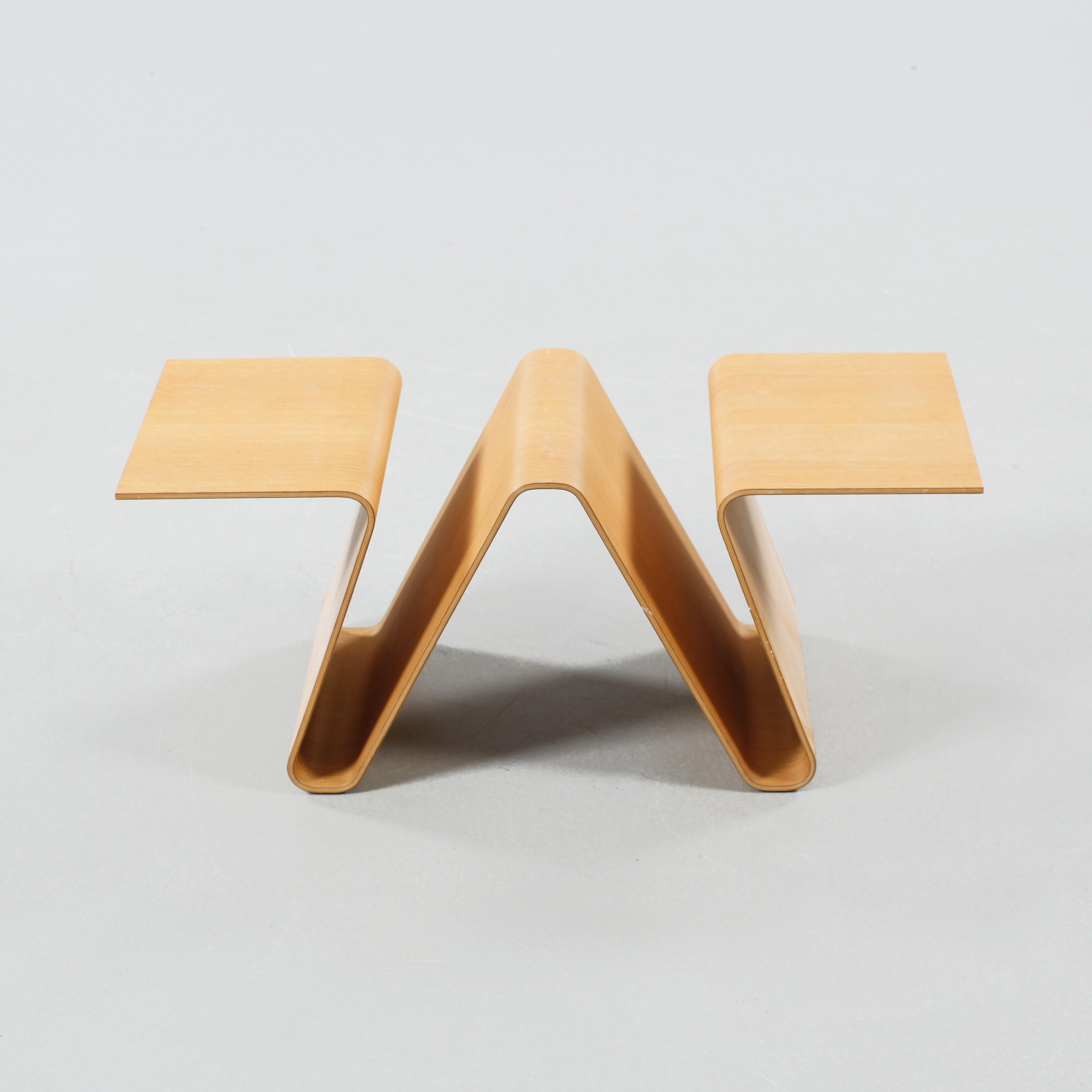 TIDNINGSSTÄLL, "Papermaster", Norway says för Swedese, formgivet 2002 ...