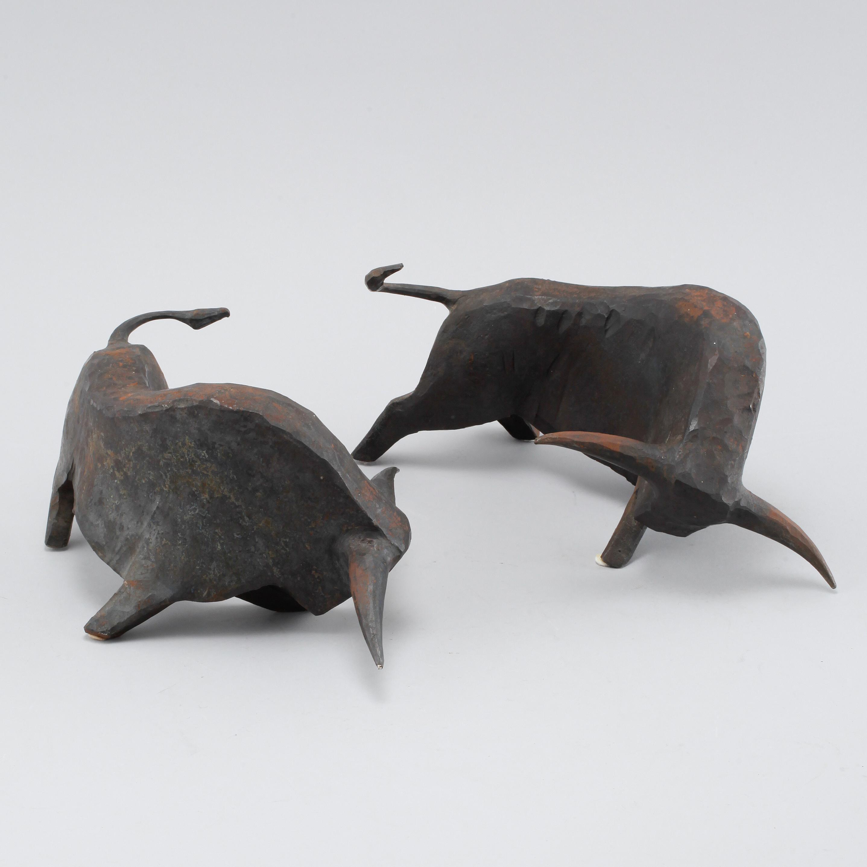 LARS LARSSON, a pair of cast iron sculptures, signed. - Bukowskis