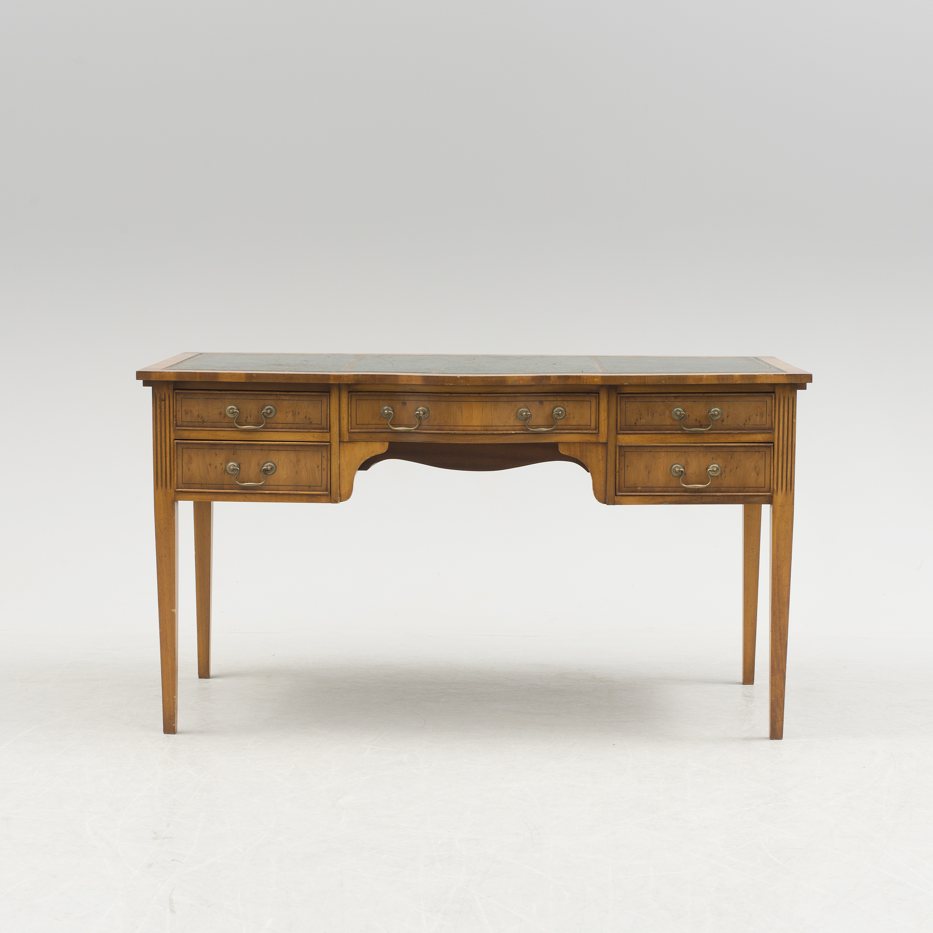 A 20th century writing desk. - Bukowskis