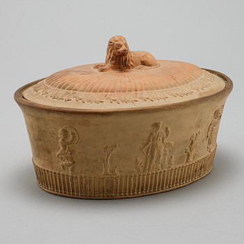 An 19th century empire paté form in earthenware. - Bukowskis