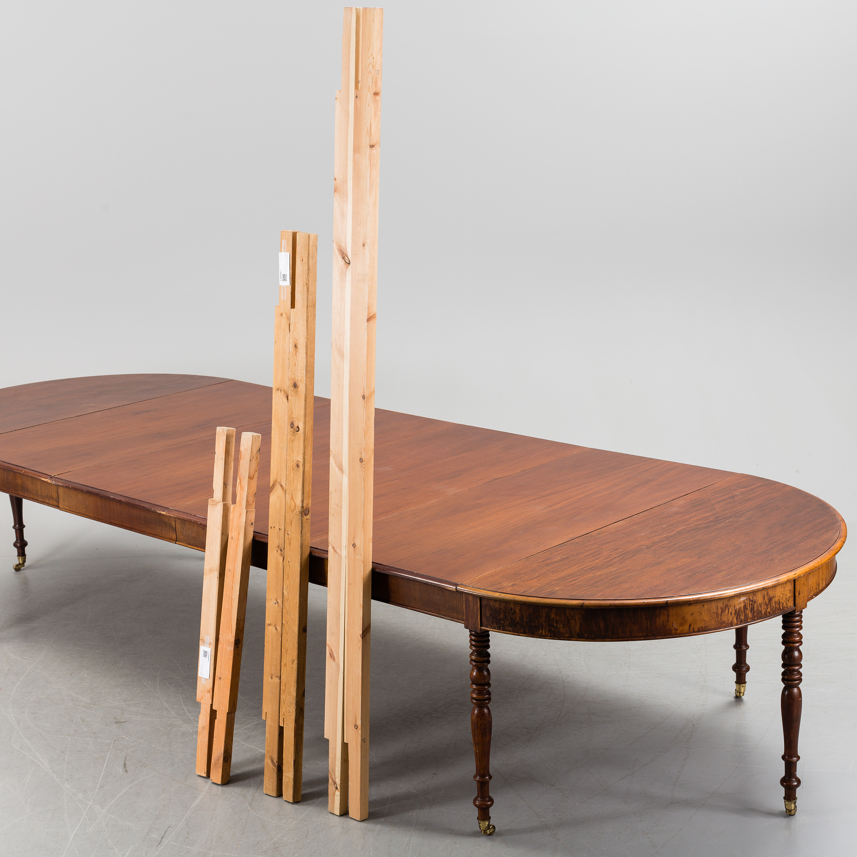 A 19th century table. - Bukowskis