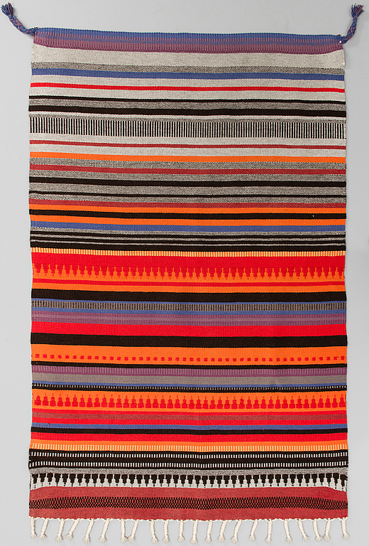 A Finnish raanu wall textile, handwoven in Lapland. Circa 176x115 cm ...