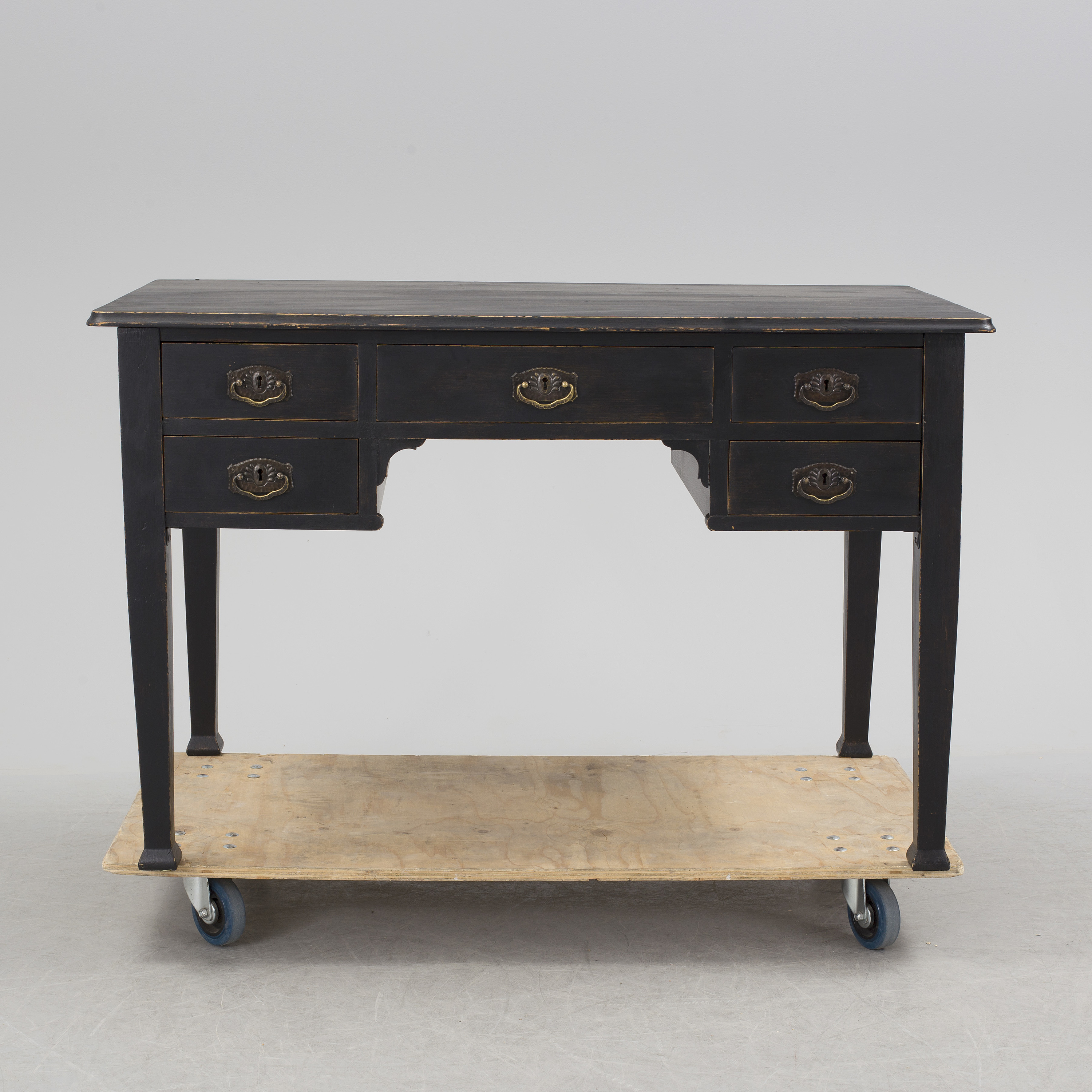 An early 1900s writing desk. - Bukowskis