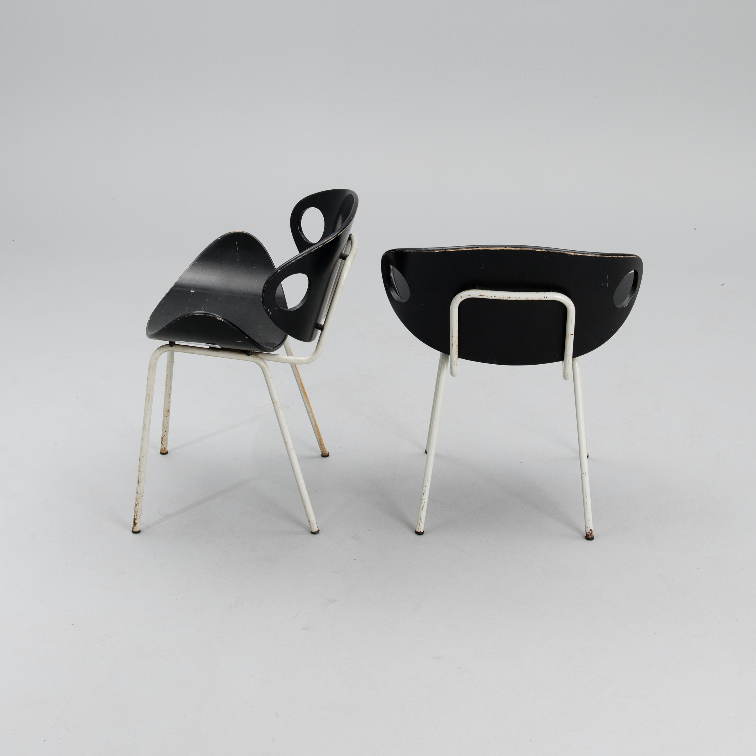 A pair of mid-20th century chairs by Olof Kettunen for J. Merivaara ...