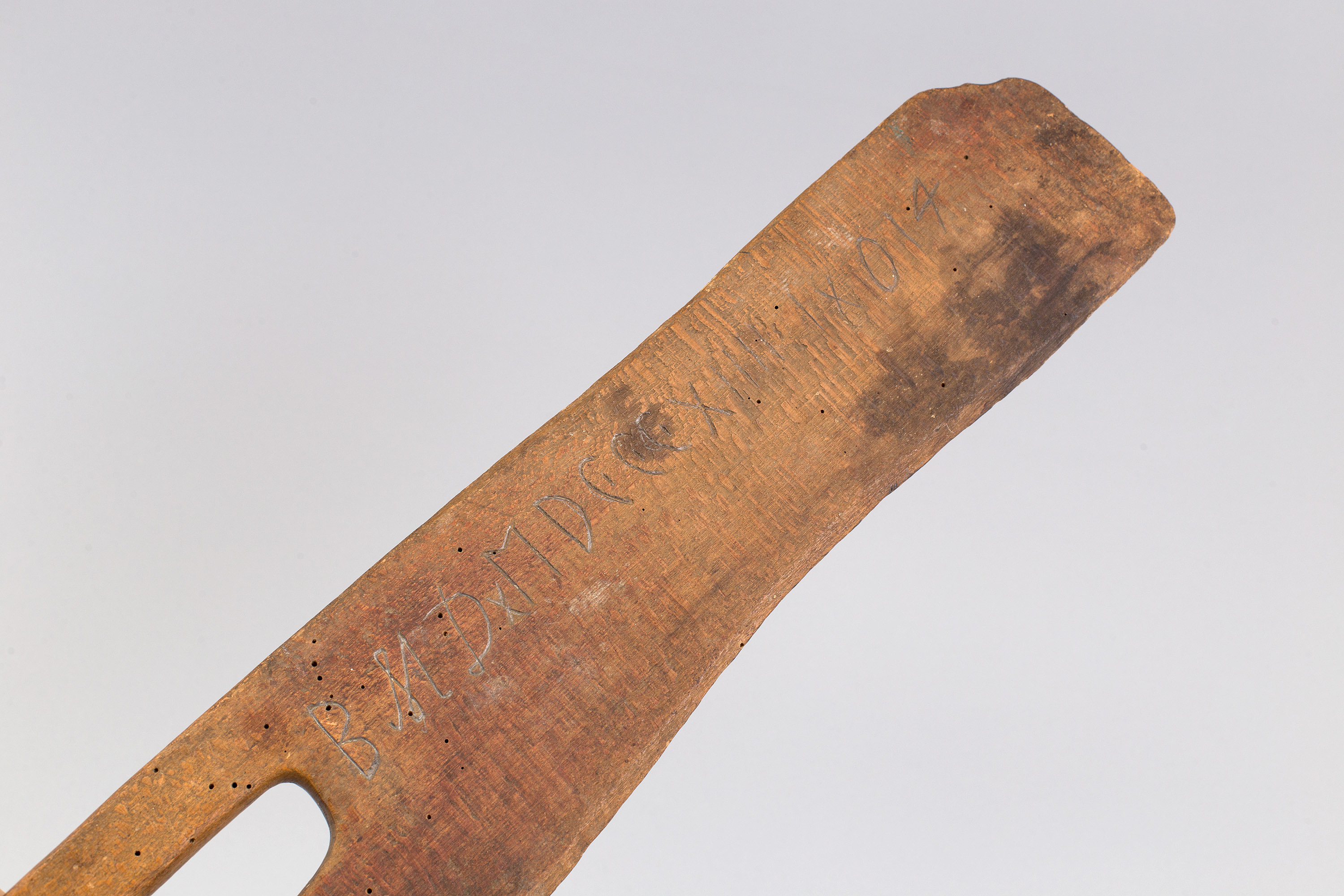 3 wooden folk items, first half of the 20th century. - Bukowskis