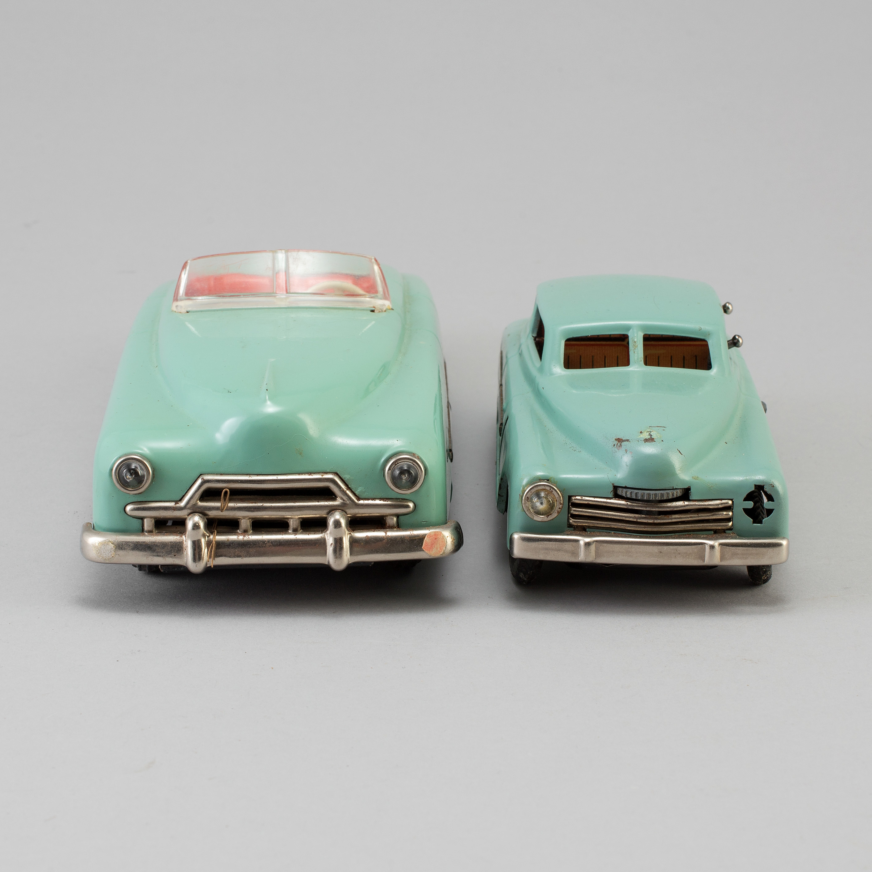 A JNF Favorit and Indicator tinplate cars, Germany, 1950s. - Bukowskis