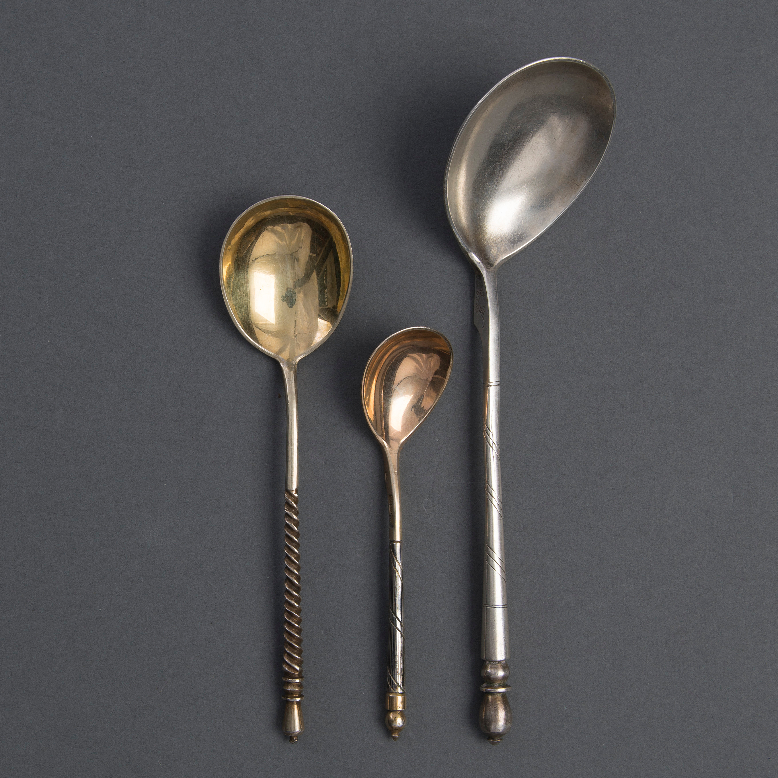 SKEDAR 3 ST, silver och förgyllt silver, niello, Moskva 1844, 1857 ...