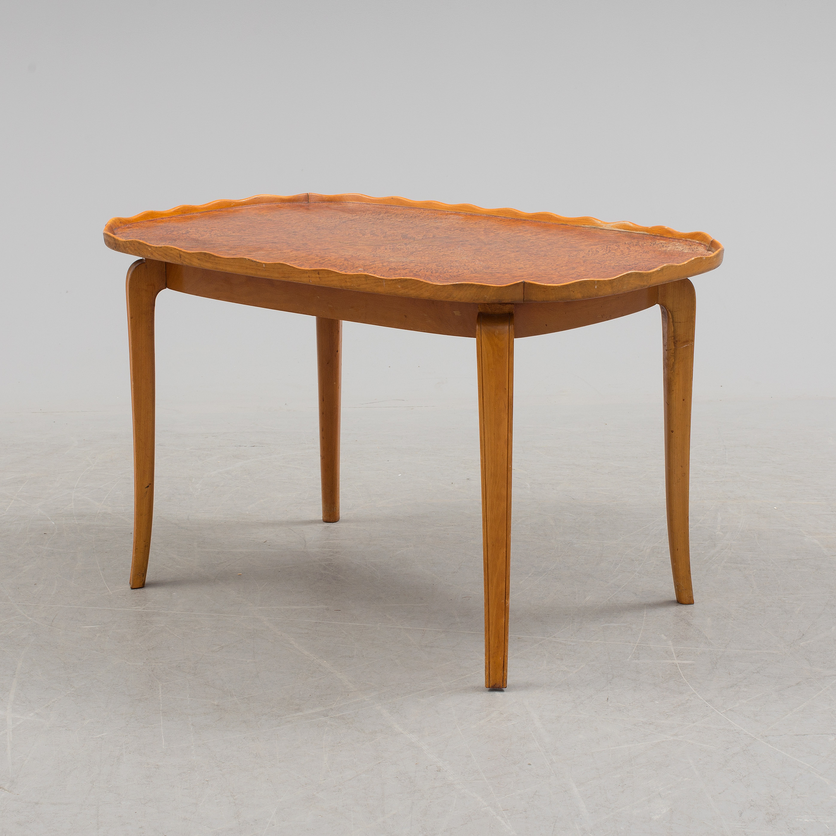 A 1930s/1940s table. - Bukowskis