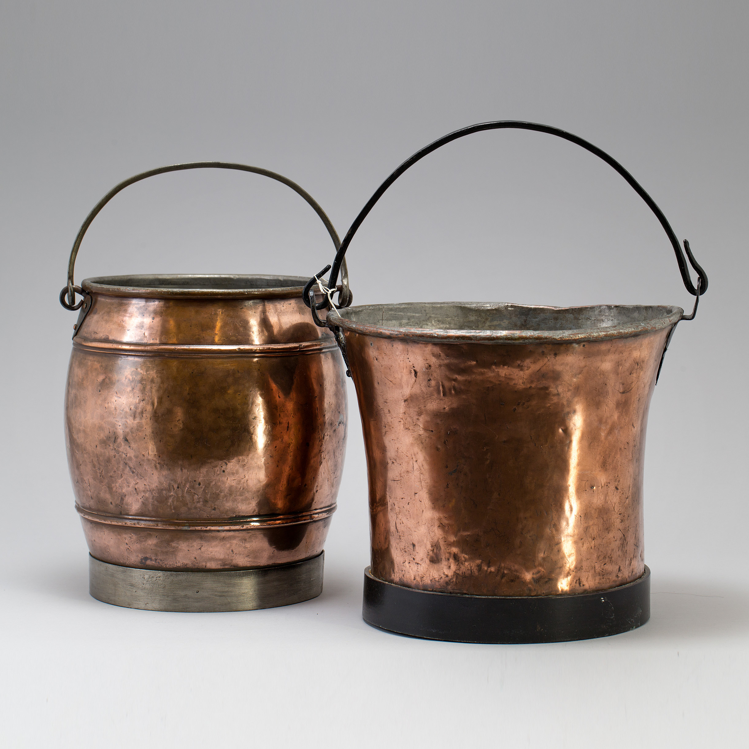 TWO COPPER BUCKETS, ca 1900. - Bukowskis