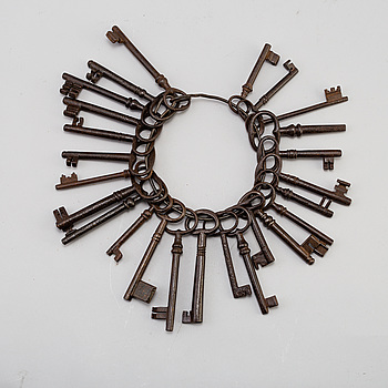 A COLLECTION OF 25 IRON KEYS, 18th/19th century. - Bukowskis
