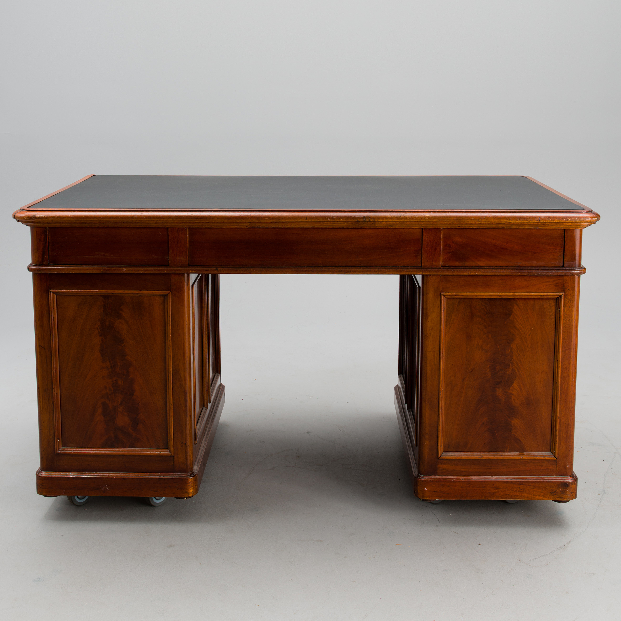 A mid 19th century Russian writing desk. - Bukowskis
