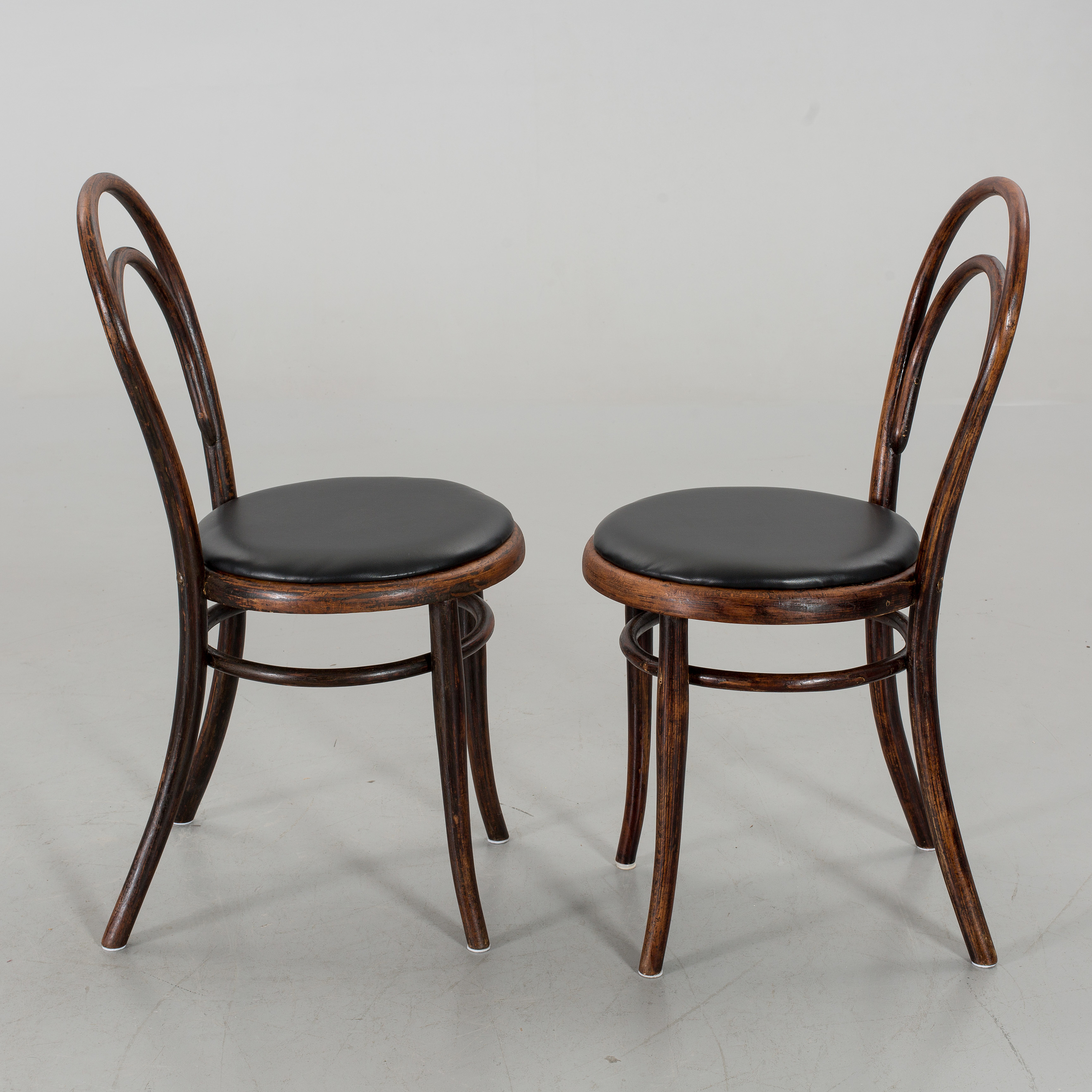 STOLAR, ett par, Thonet stämpelmärkta. - Bukowskis