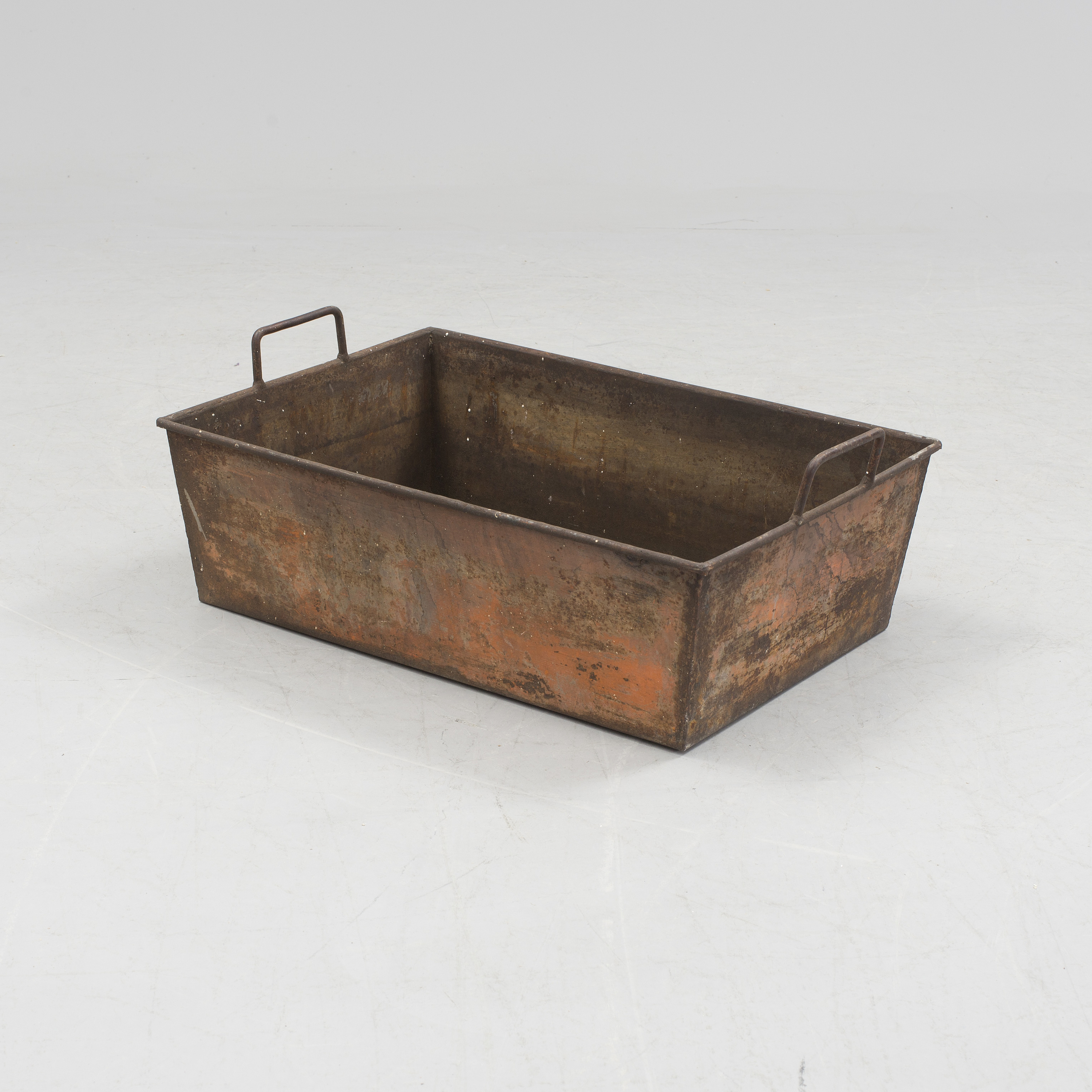 An iron flower box, 20th Century. - Bukowskis