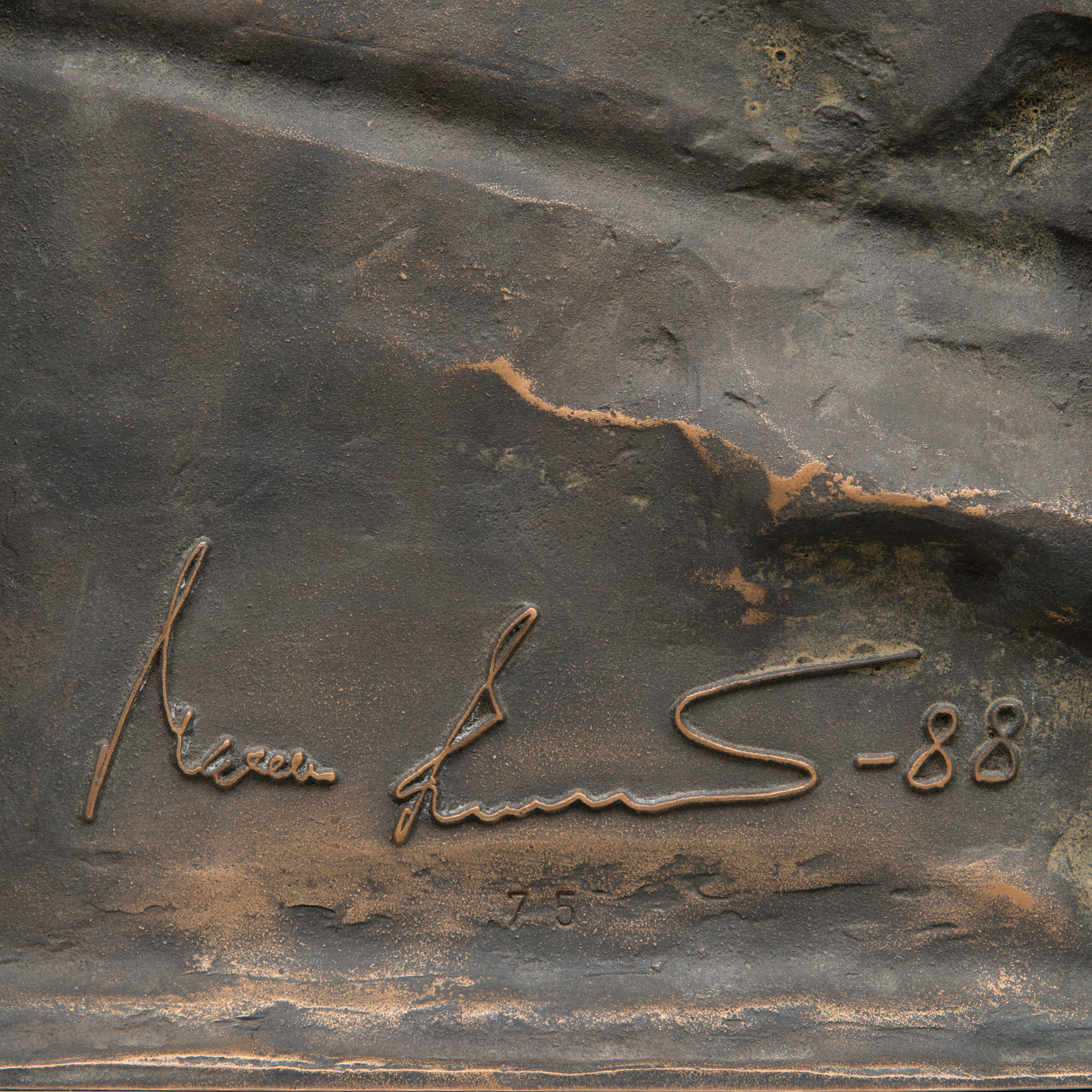 KIMMO PYYKKÖ, bronsrelief, signerad -87, a tergo signerad och daterad ...