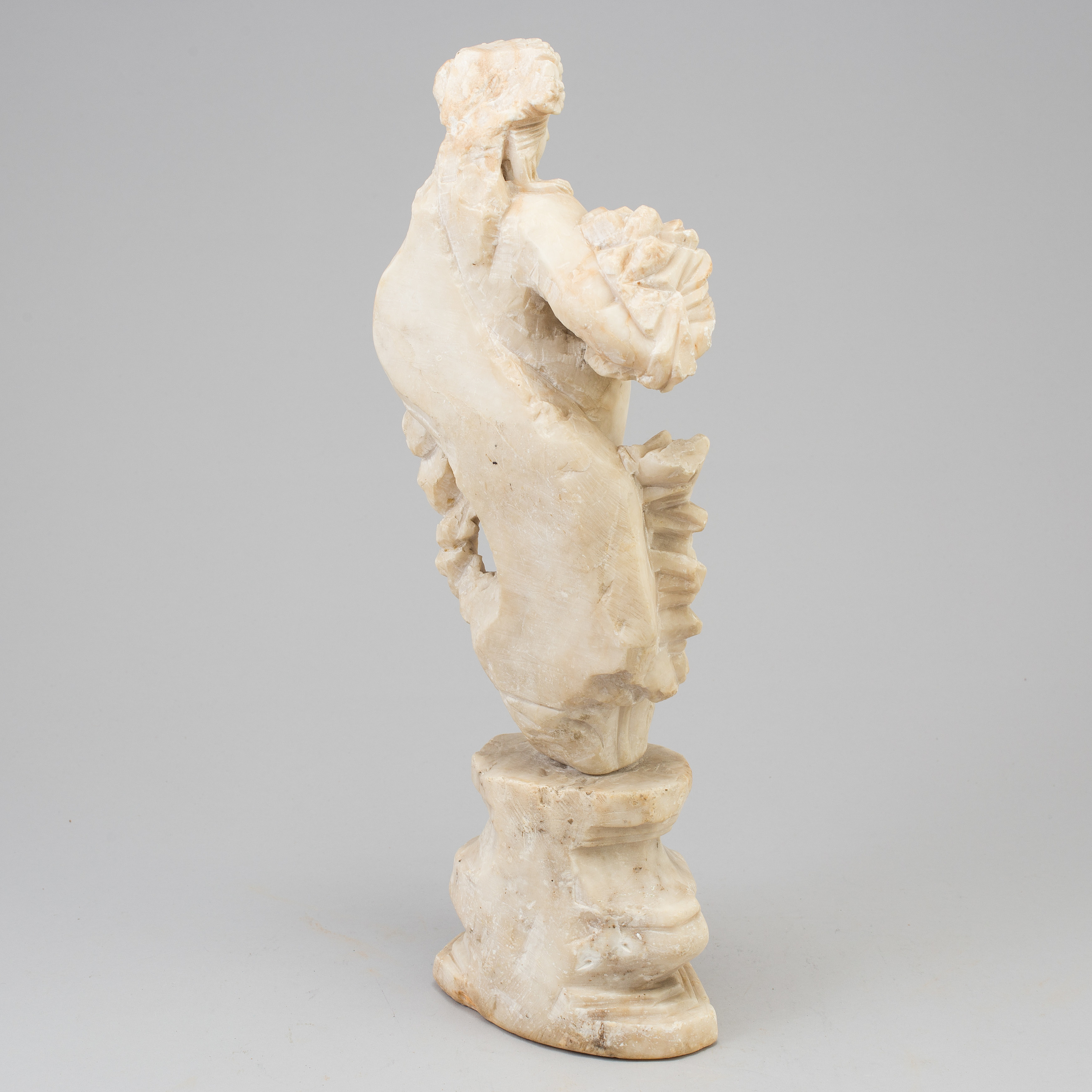 A 19TH CENTURY ALABASTER SCULPTURE. - Bukowskis