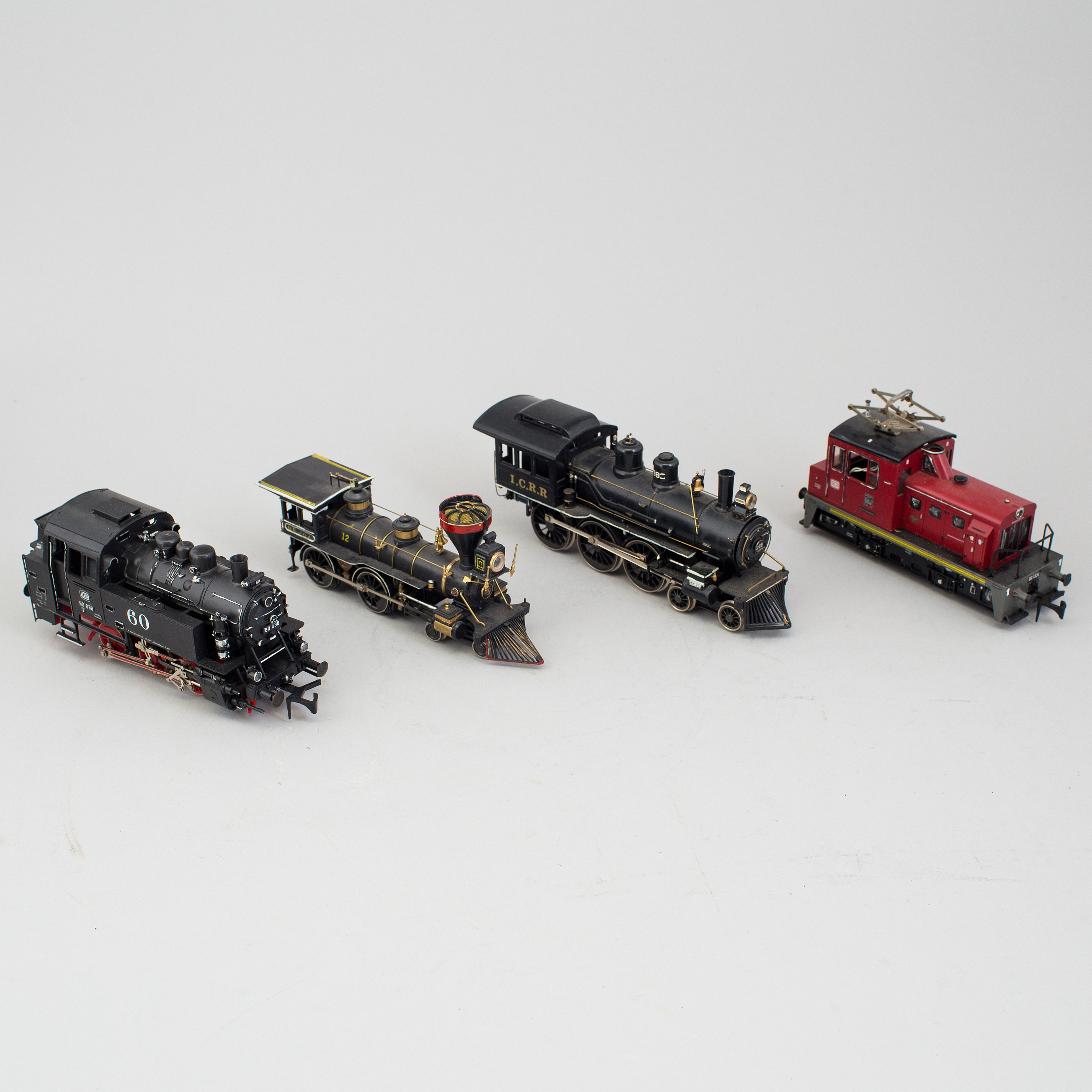 LOK OCH VAGNAR, 11 delar, bla Rivarossi. - Bukowskis