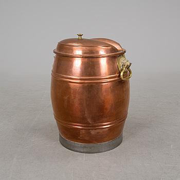 A COPPER WATER CONTAINER, 19th/20th century. - Bukowskis