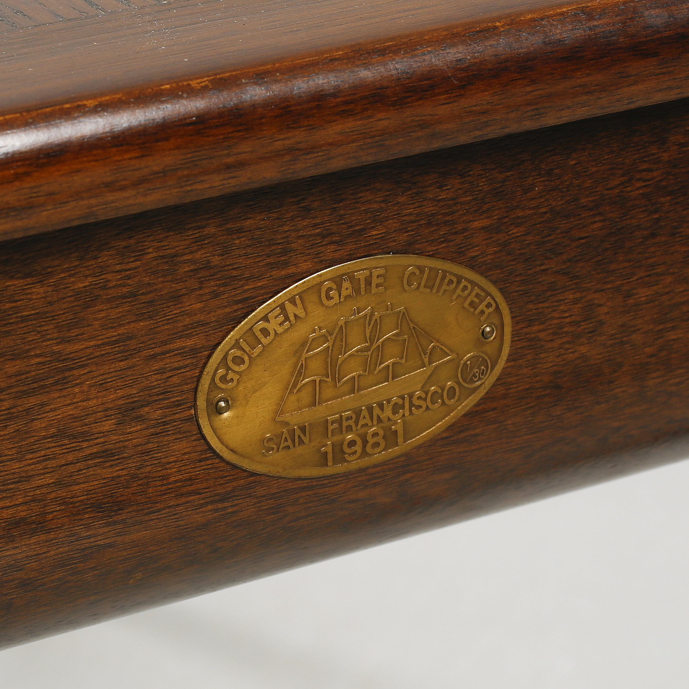 SKRIVBORD, Golden Gate Clipper, omkring år 2000. - Bukowskis