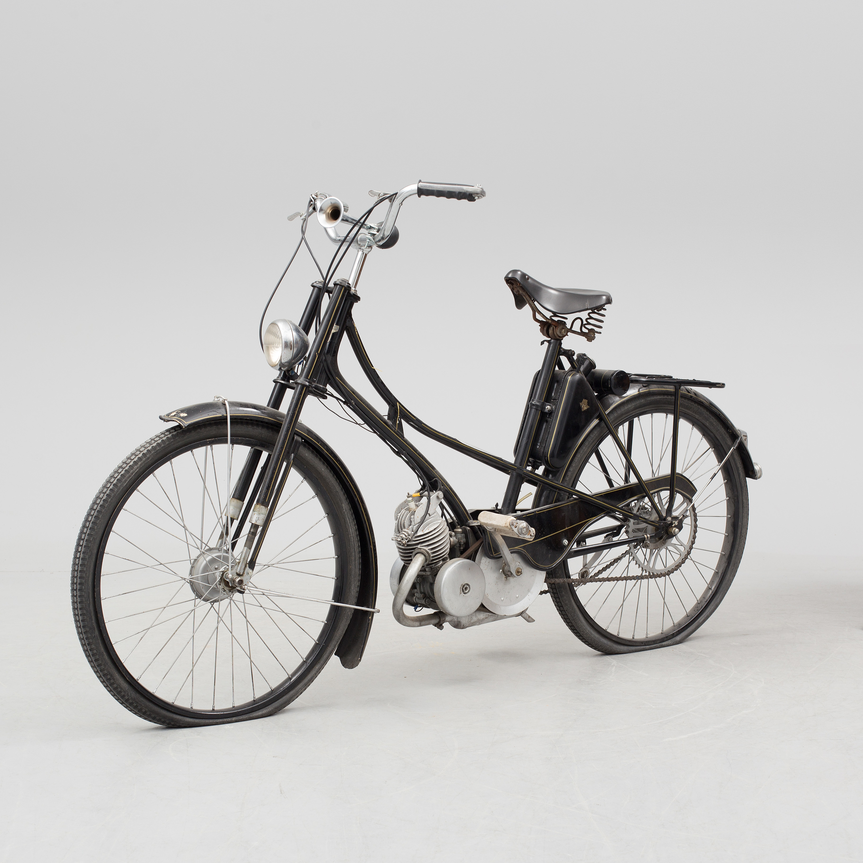 A French 1950´s MotoBecane moped made in Denmark. - Bukowskis