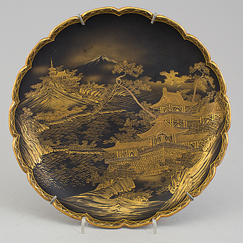 A japanese Satsuma dish, Meiji (1868-1912). - Bukowskis