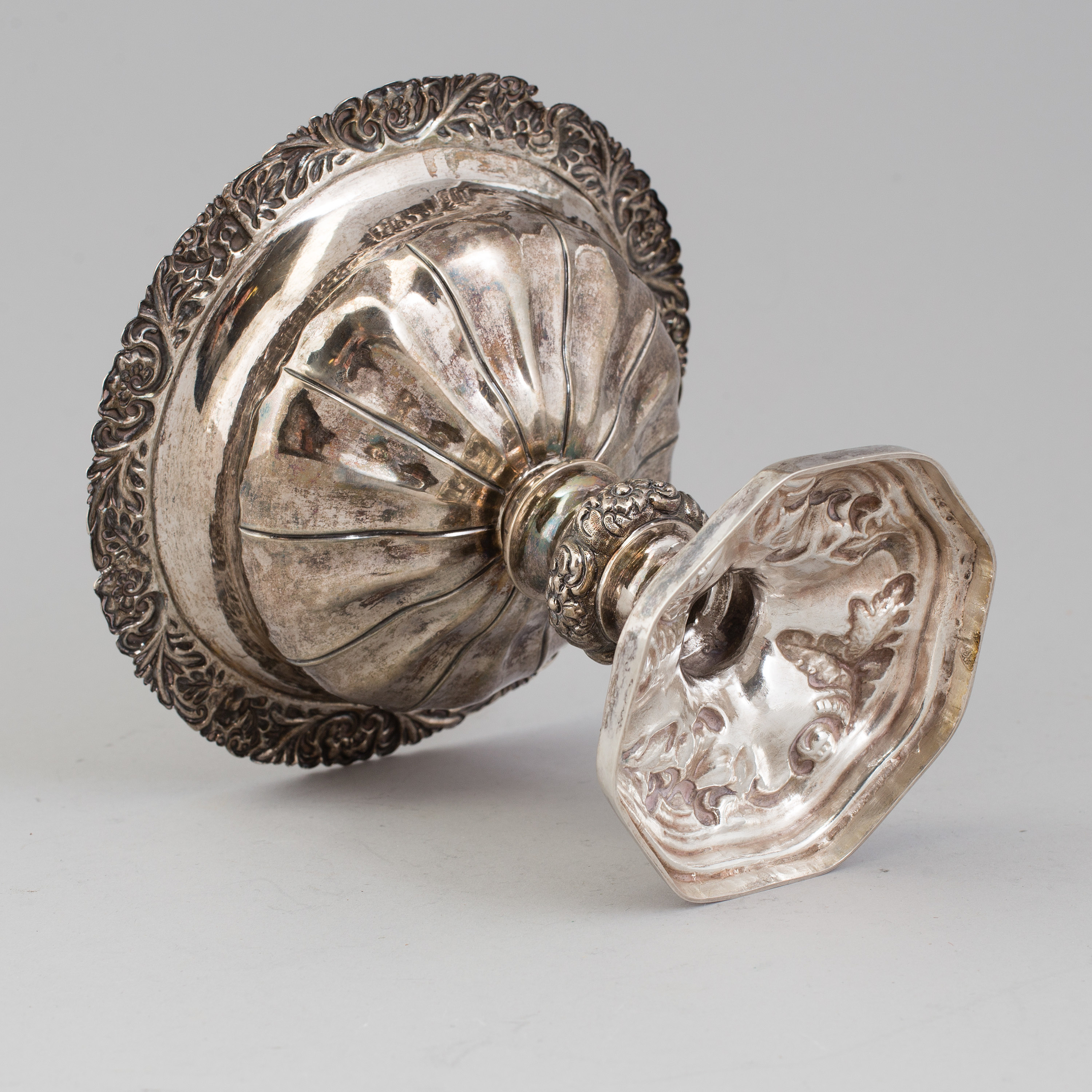 SKÅL PÅ FOT, silver, Carl Julius Åkerman, Mariestad 1852. Vikt ca 270 ...