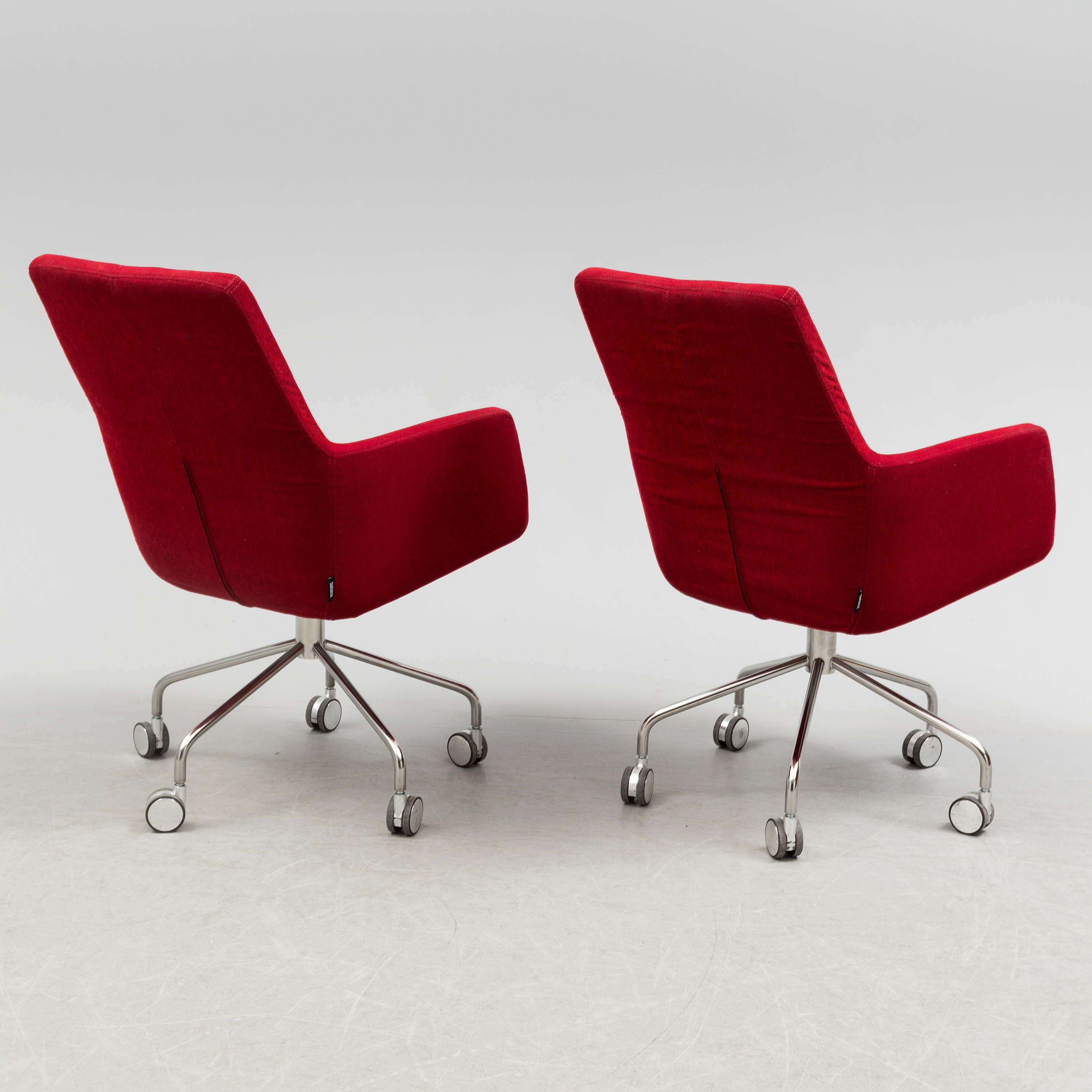 ROGER PERSSON, fåtöljer/skrivbordsstolar, ett par, "Happy", Swedese, 2000-tal. - Bukowskis