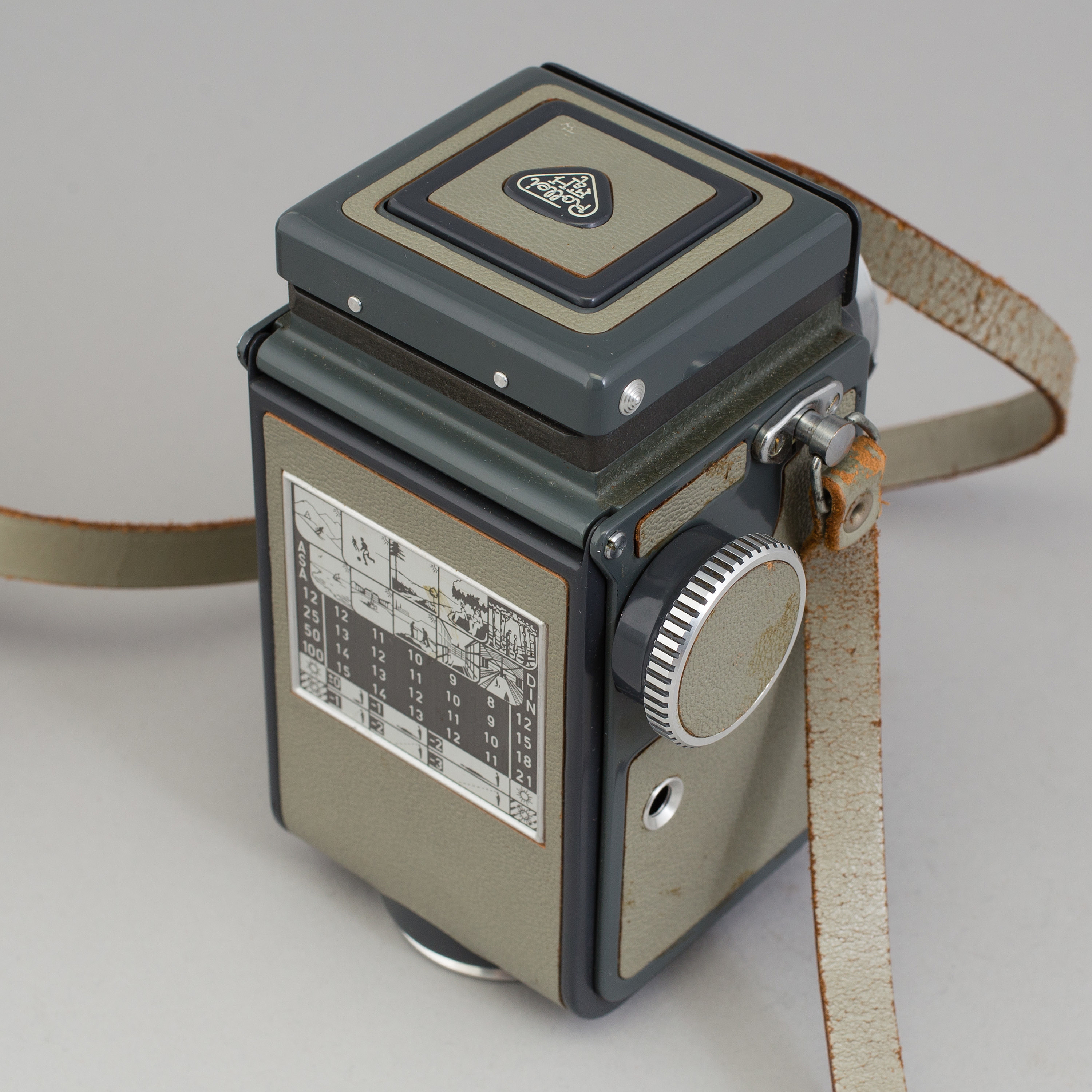A German 1960´s baby 4x4 film Rolleiflex camera with Xenar 3,5/60mm, nr ...