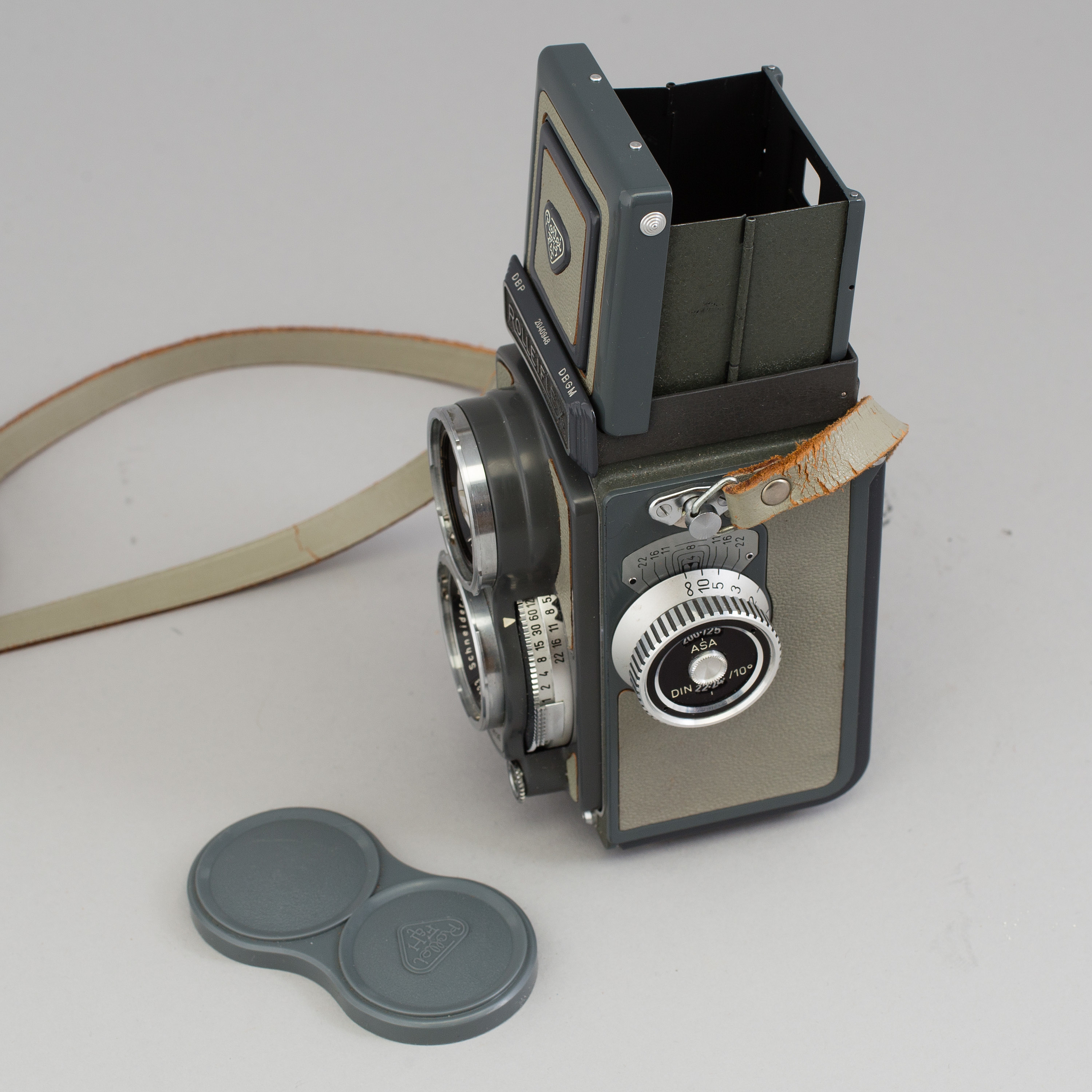 A German 1960´s baby 4x4 film Rolleiflex camera with Xenar 3,5/60mm, nr ...