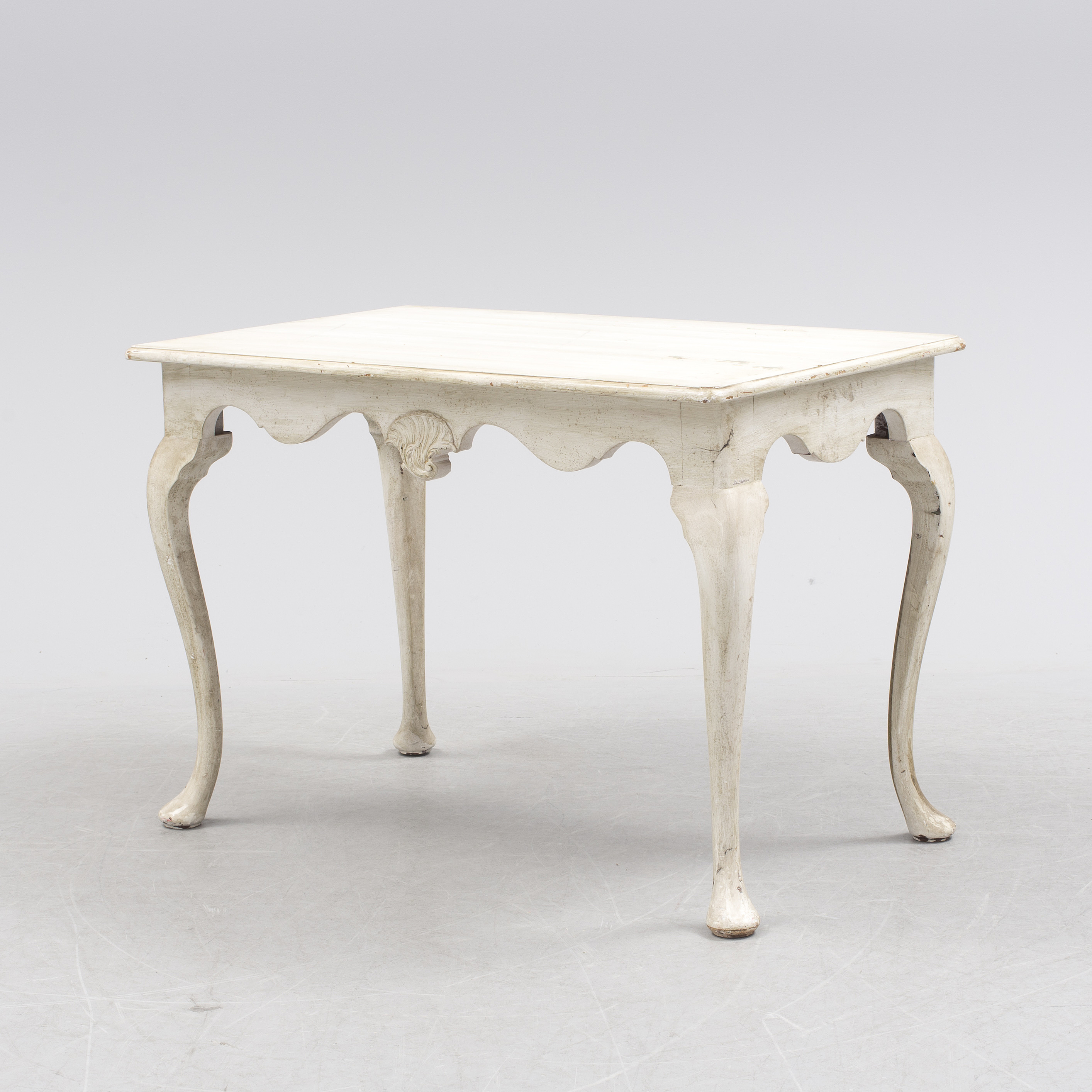 A first half of the 20th century rococo style table. - Bukowskis