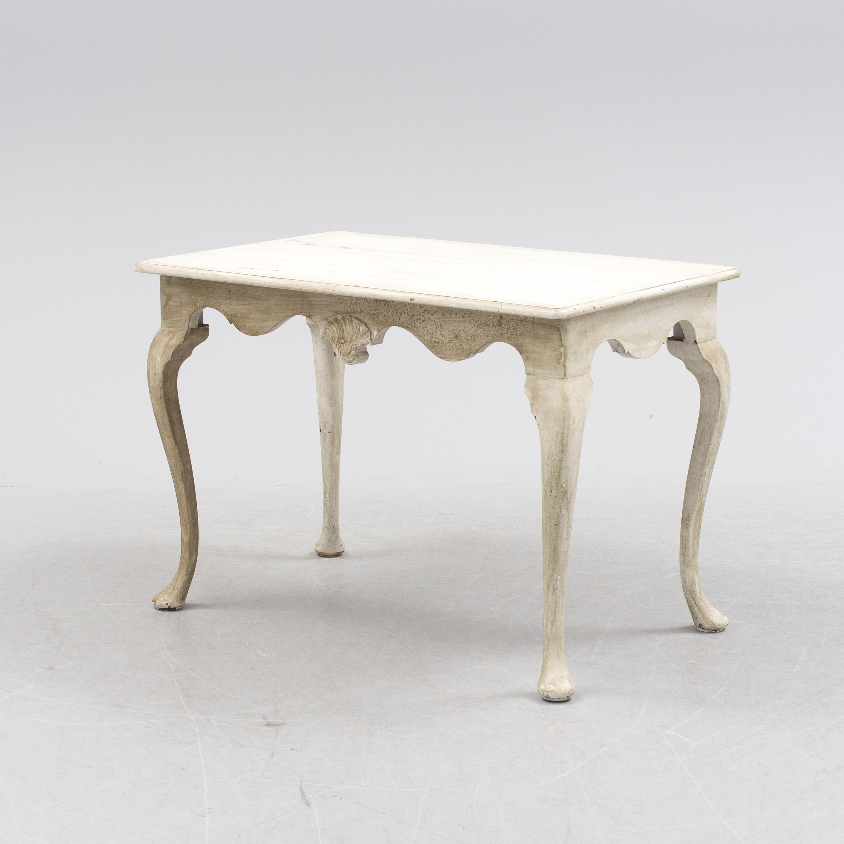 A first half of the 20th century rococo style table. - Bukowskis