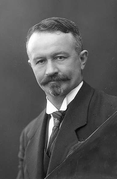 A Russian early 20th century gold case, mark of Morozov, St Petersburg ...